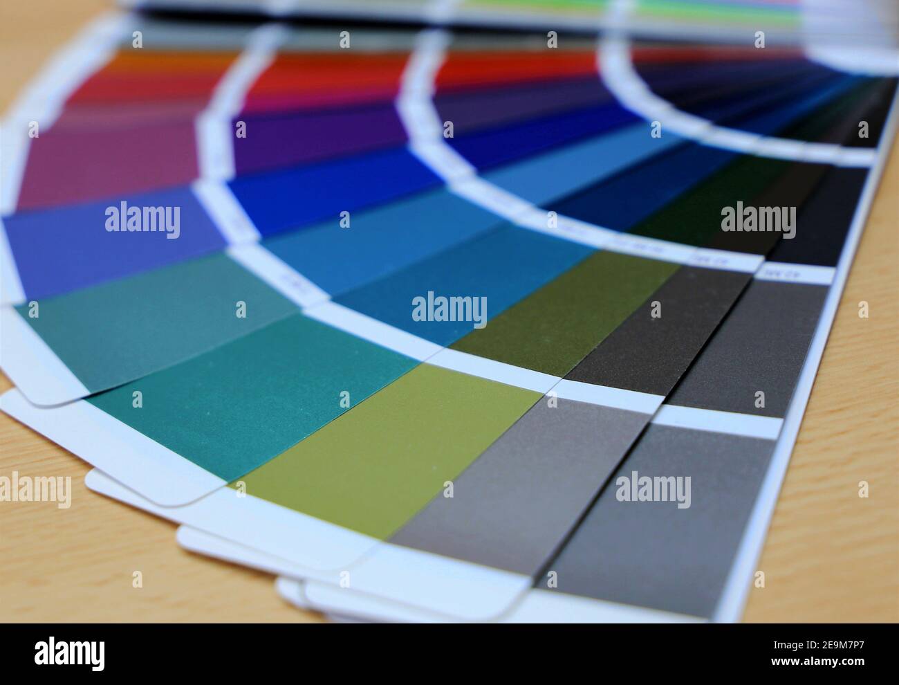 Tabella colori ral immagini e fotografie stock ad alta risoluzione - Alamy