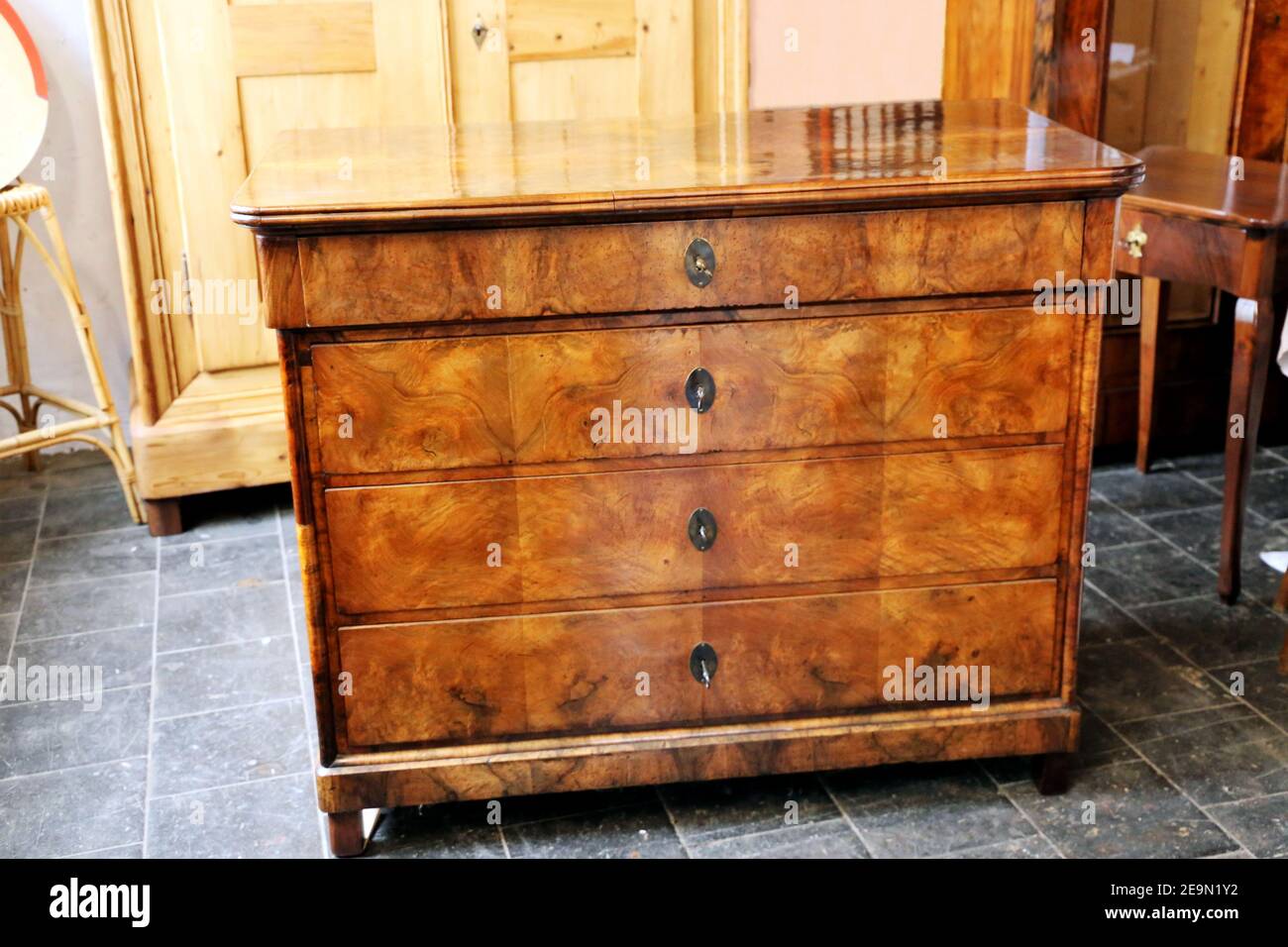 Mobili antichi biedermeier immagini e fotografie stock ad alta ...