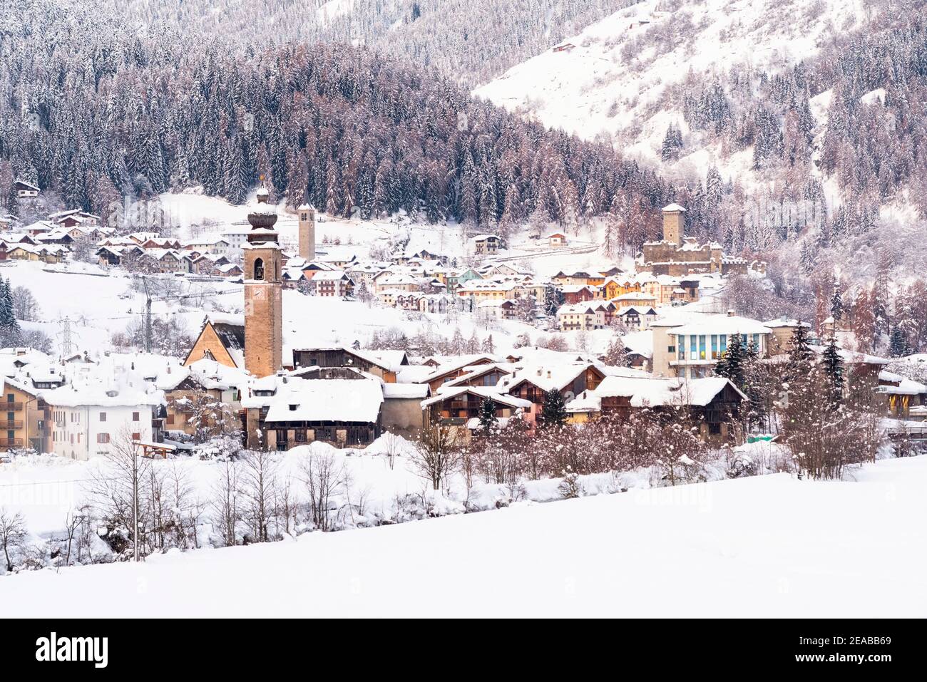 Villaggio ossana immagini e fotografie stock ad alta risoluzione - Alamy