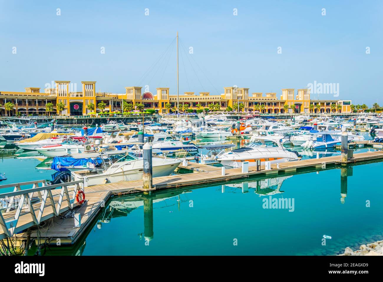 Kuwait city souq sharq immagini e fotografie stock ad alta risoluzione ...
