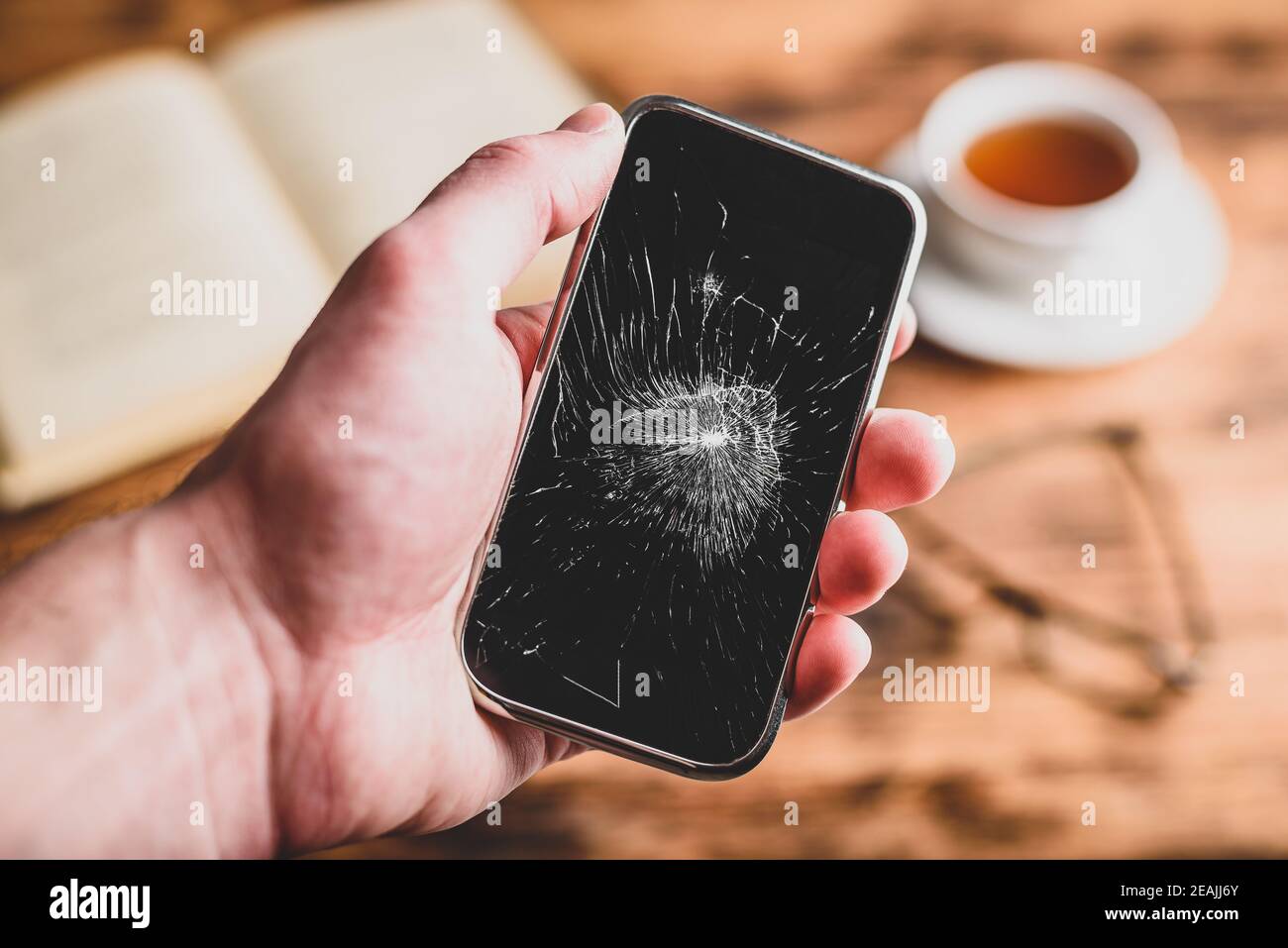 Display del telefono rotto immagini e fotografie stock ad alta ...