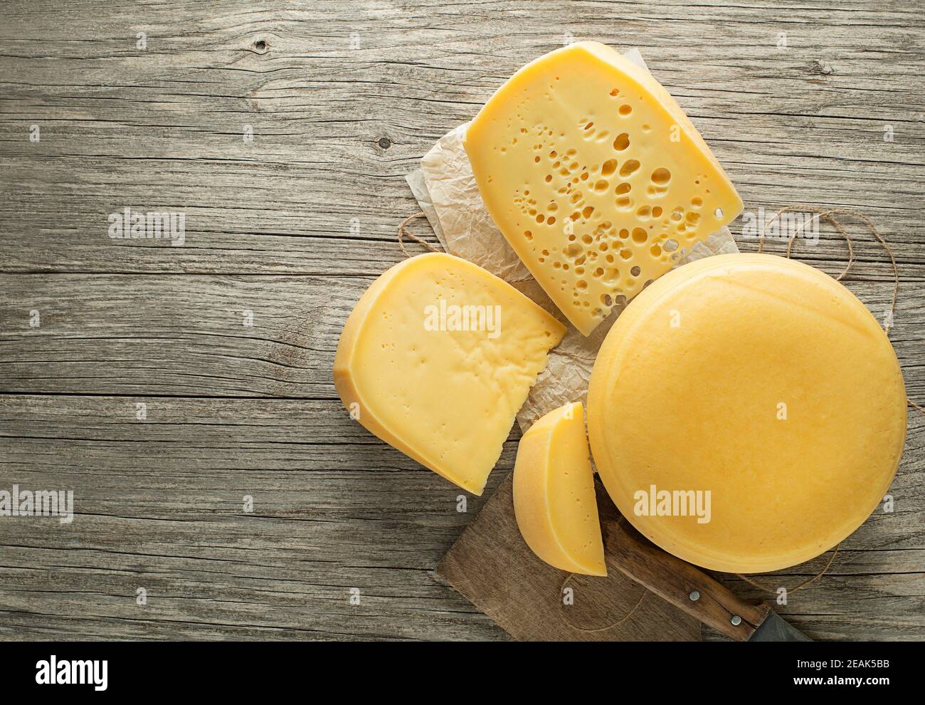 Formaggi emmental immagini e fotografie stock ad alta risoluzione - Alamy
