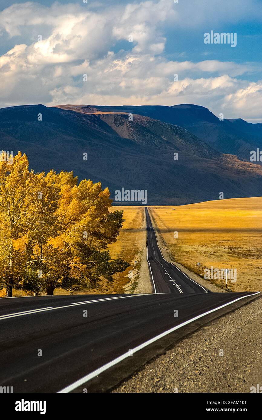 Cartello Stradale Di Montagna Immagini e Fotos Stock - Alamy