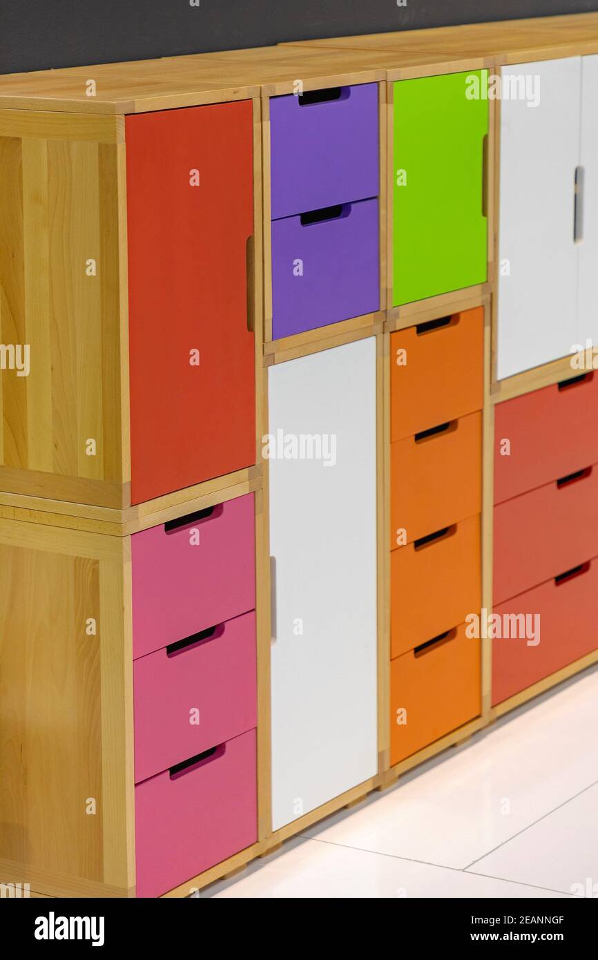 Armadio per bambini immagini e fotografie stock ad alta risoluzione - Alamy