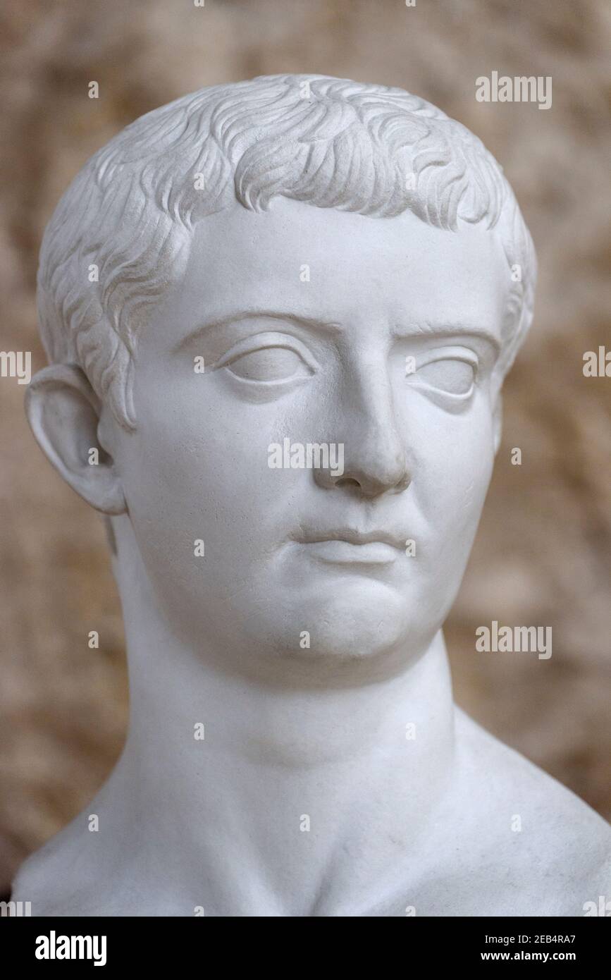 Roman emperor tiberius immagini e fotografie stock ad alta risoluzione ...