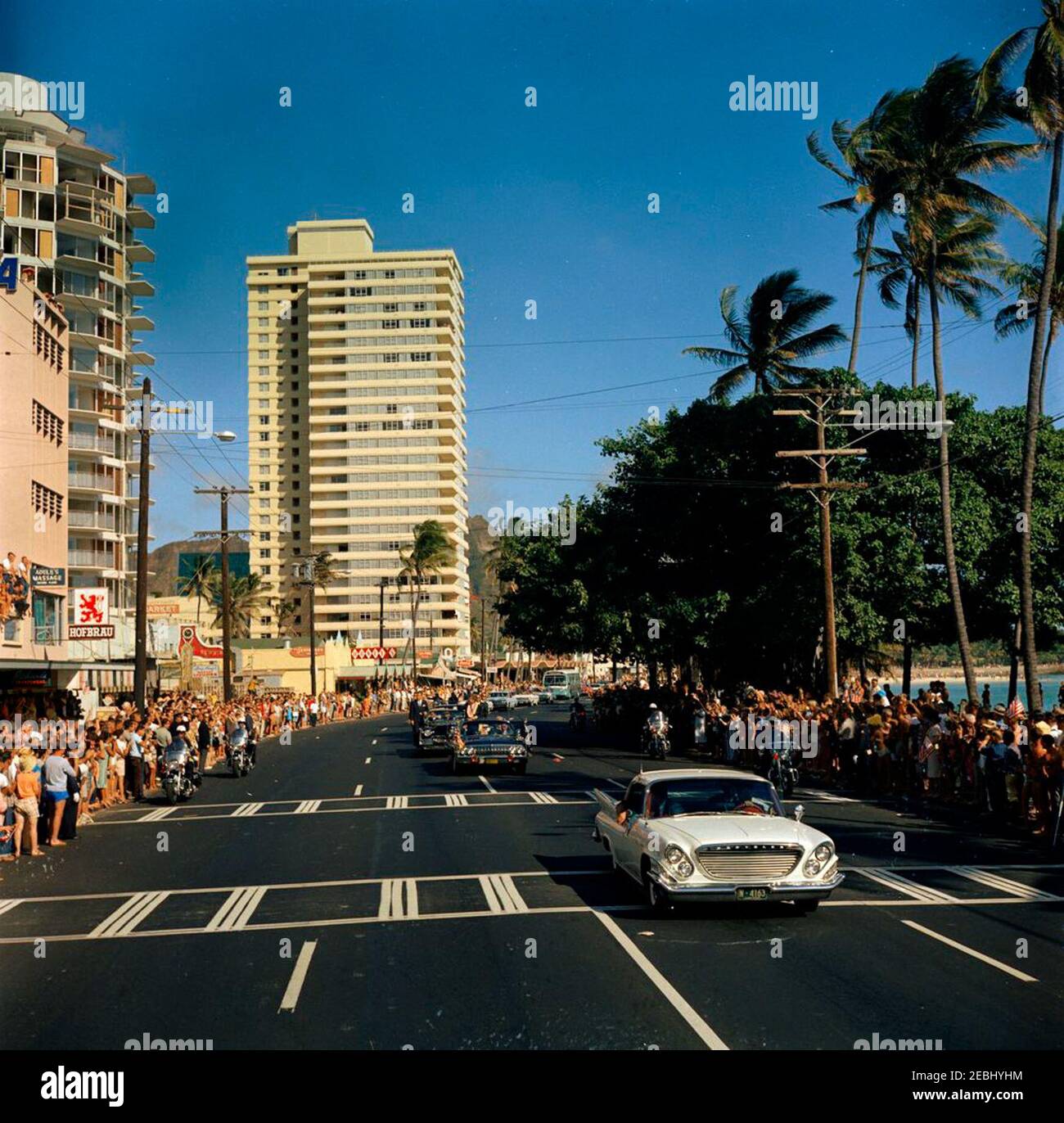 Viaggio negli stati occidentali: Honolulu, Hawaii, motocicletta, 15:15 ...