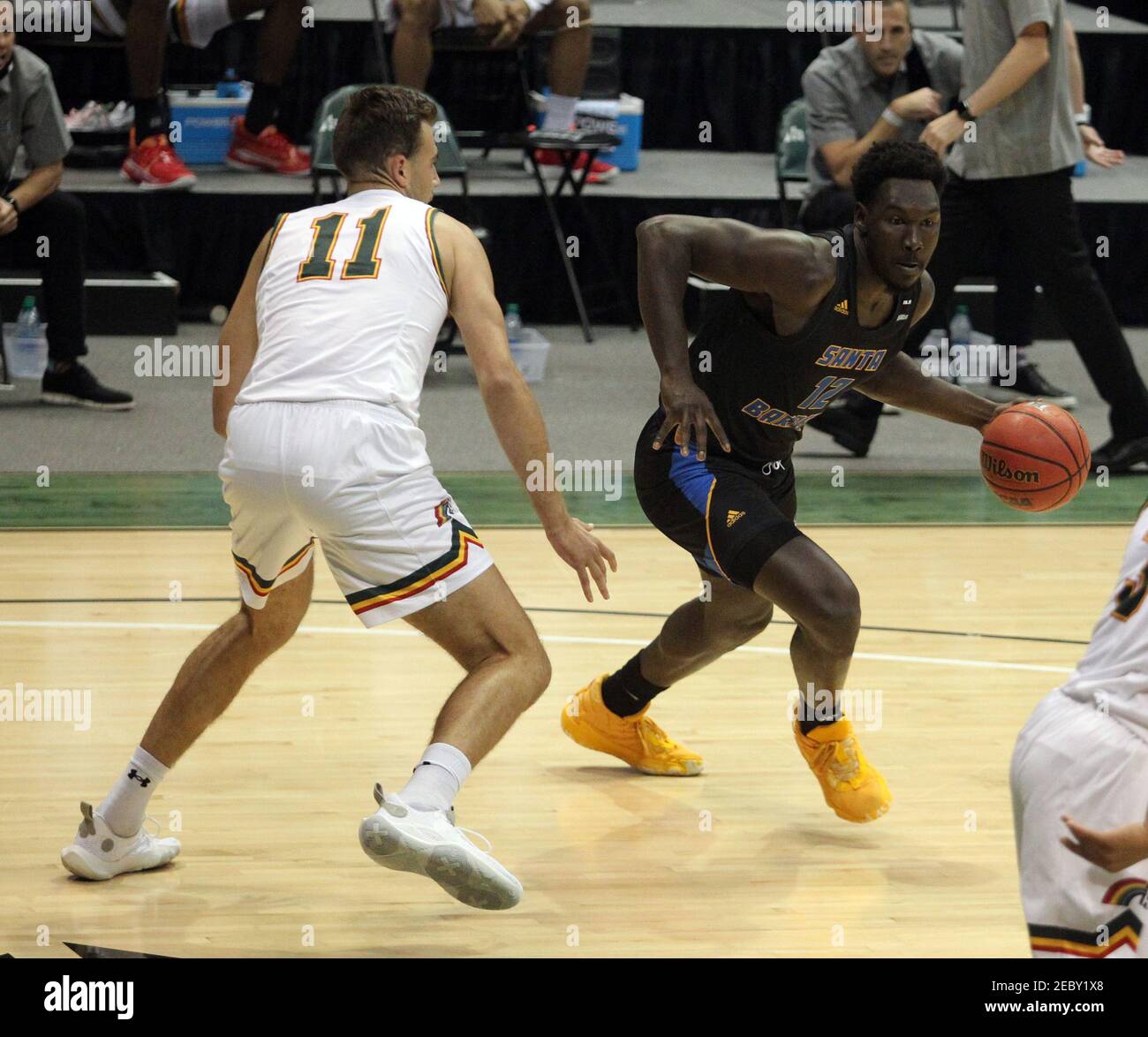12 febbraio 2021 - UC Santa Barbara Gauchos in avanti Amadou ha ...