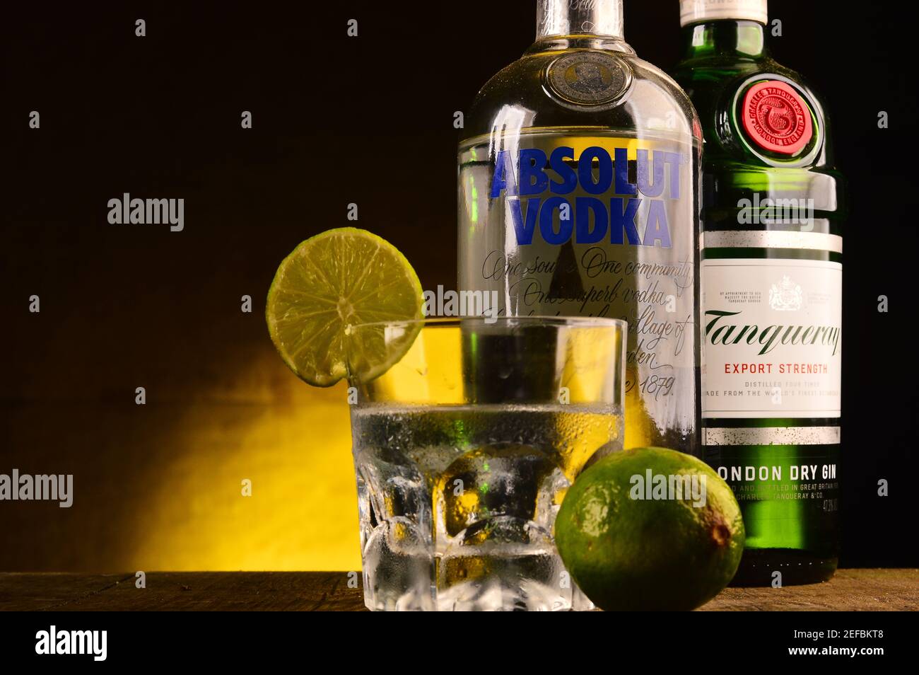 Bevanda alcolica immagini e fotografie stock ad alta risoluzione - Alamy