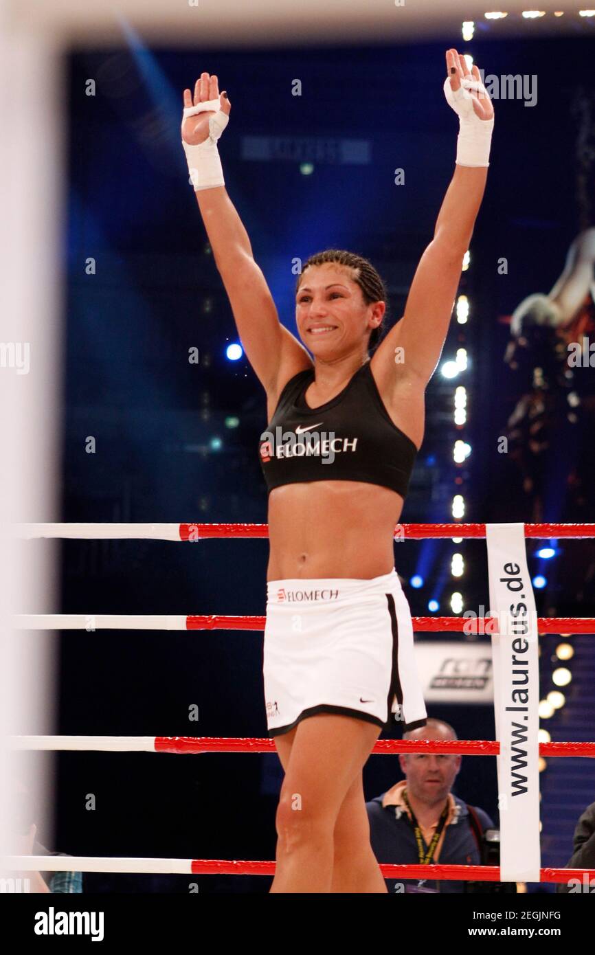 Nadia raoui immagini e fotografie stock ad alta risoluzione - Alamy