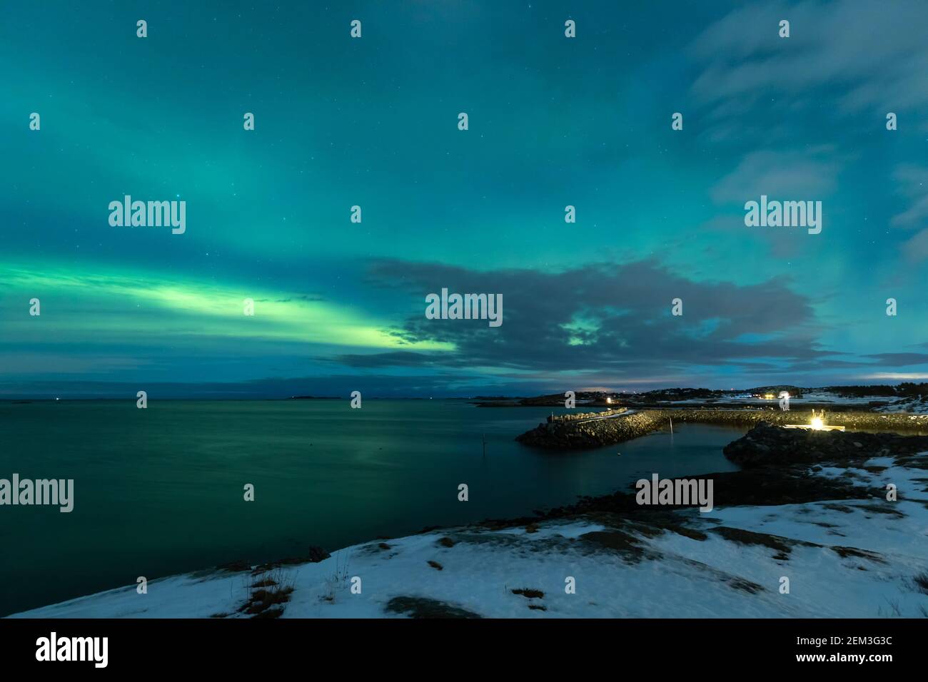 Il mare di notte immagini e fotografie stock ad alta risoluzione - Alamy