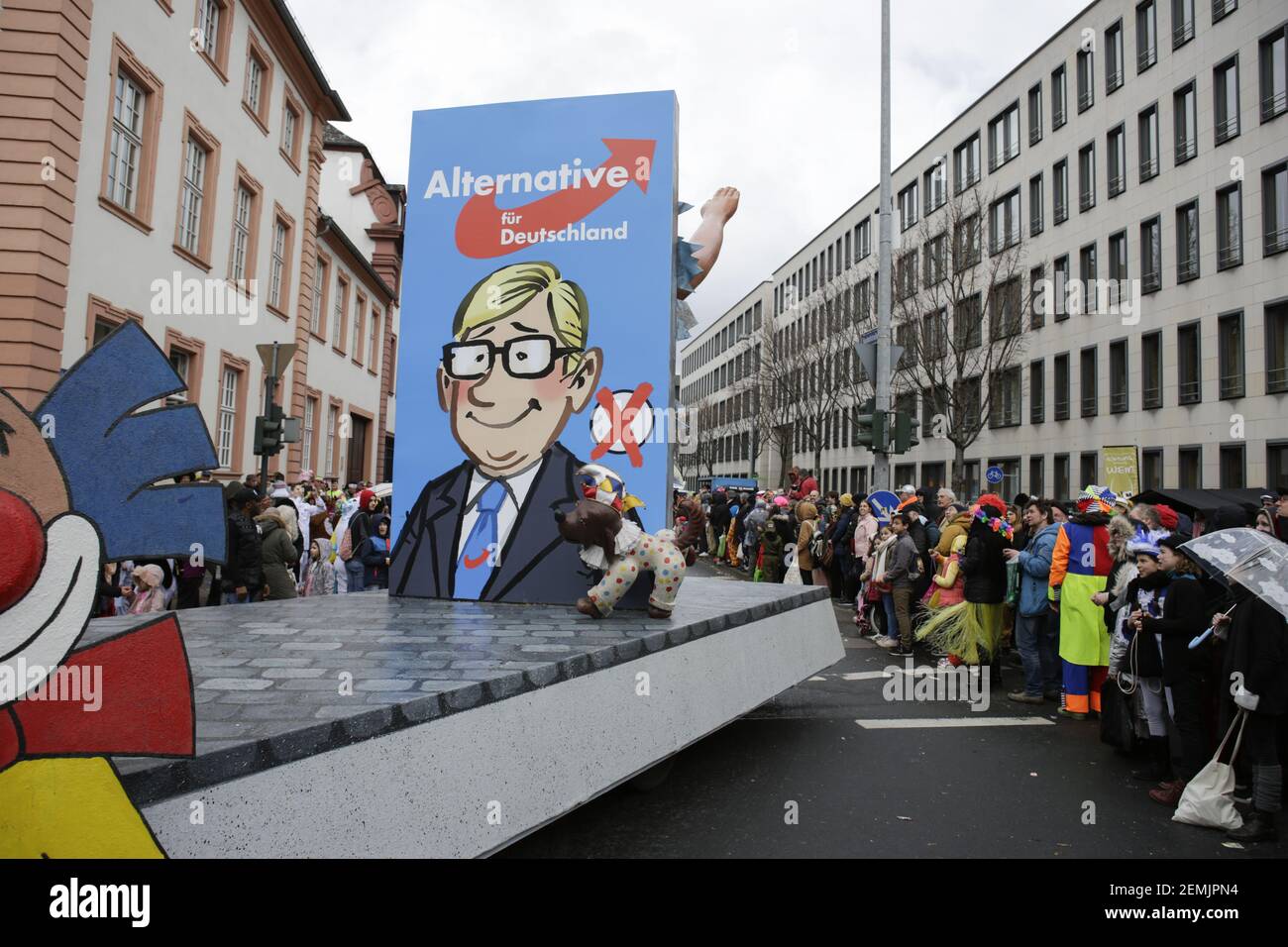 Il float mostra i due lati dell'AFD (alternativa per la Germania), il ...