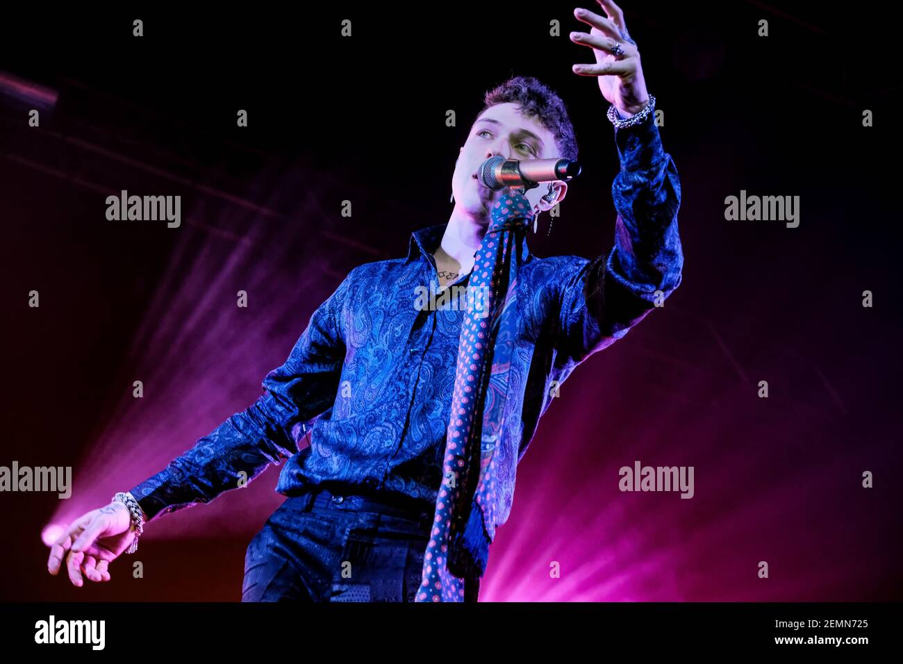 Il cantante italiano Irama, detto anche "Filippo Maria Fanti" sul palco ...