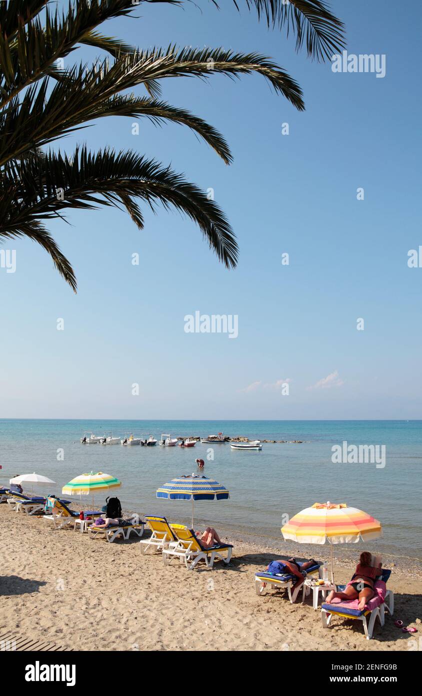 Roda beach immagini e fotografie stock ad alta risoluzione - Alamy
