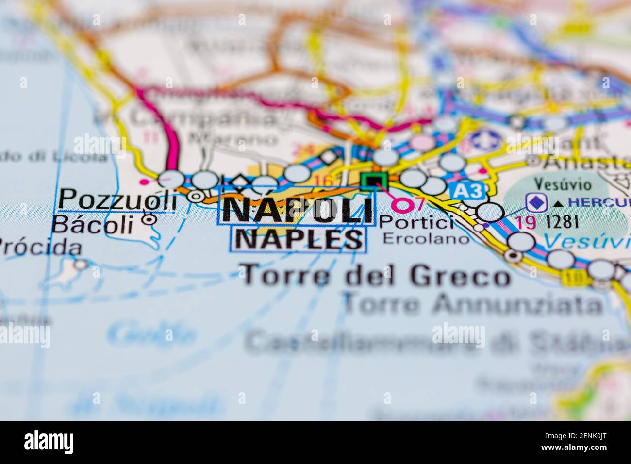 Napoli o Napoli visualizzati su una mappa stradale o su una mappa ...