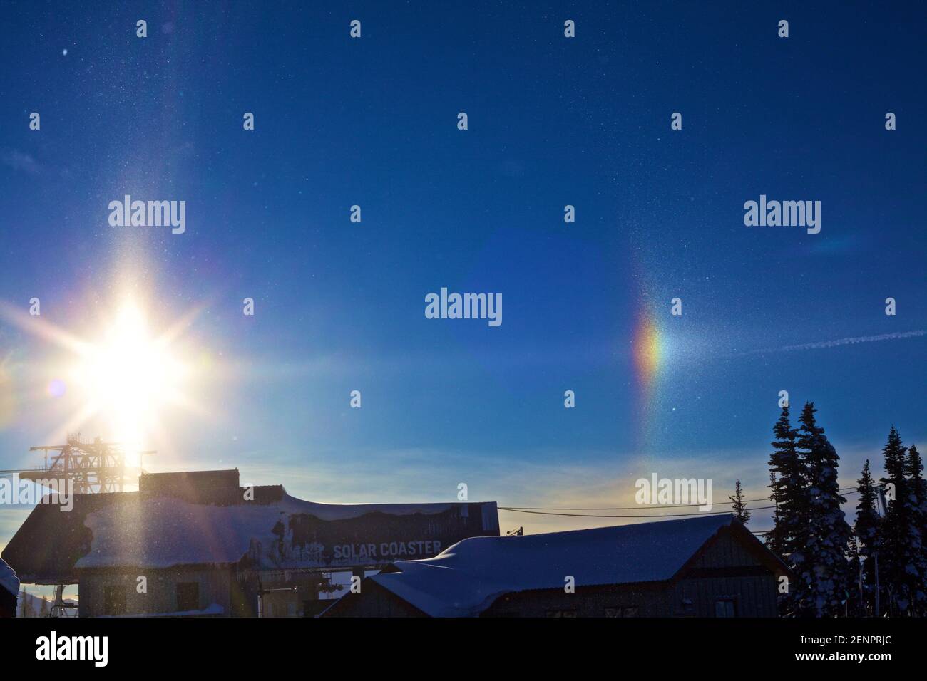 Sole che splende nel cielo immagini e fotografie stock ad alta ...