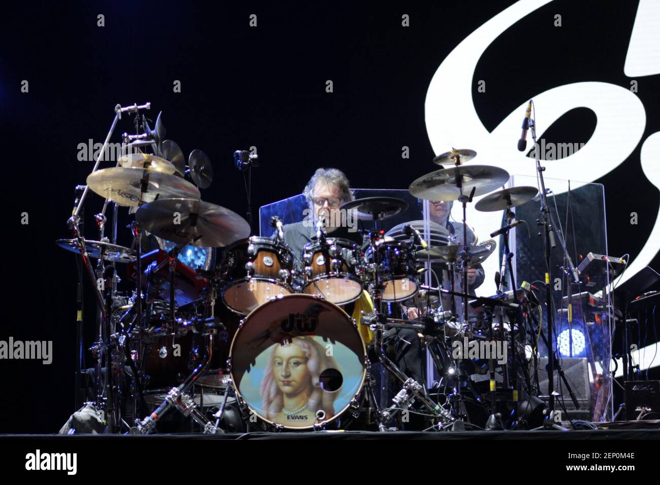 La band King Crimson formata da Tony Levin (basso), Mel Collins ...