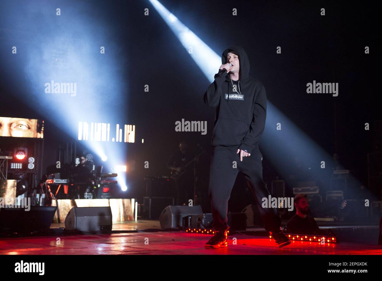 (12/23/2019) Clementino, pseudonimo di Clemente Maccaro, è un rapper ...