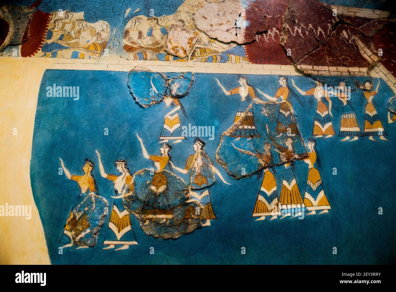 Donne cretesi affresco immagini e fotografie stock ad alta risoluzione ...