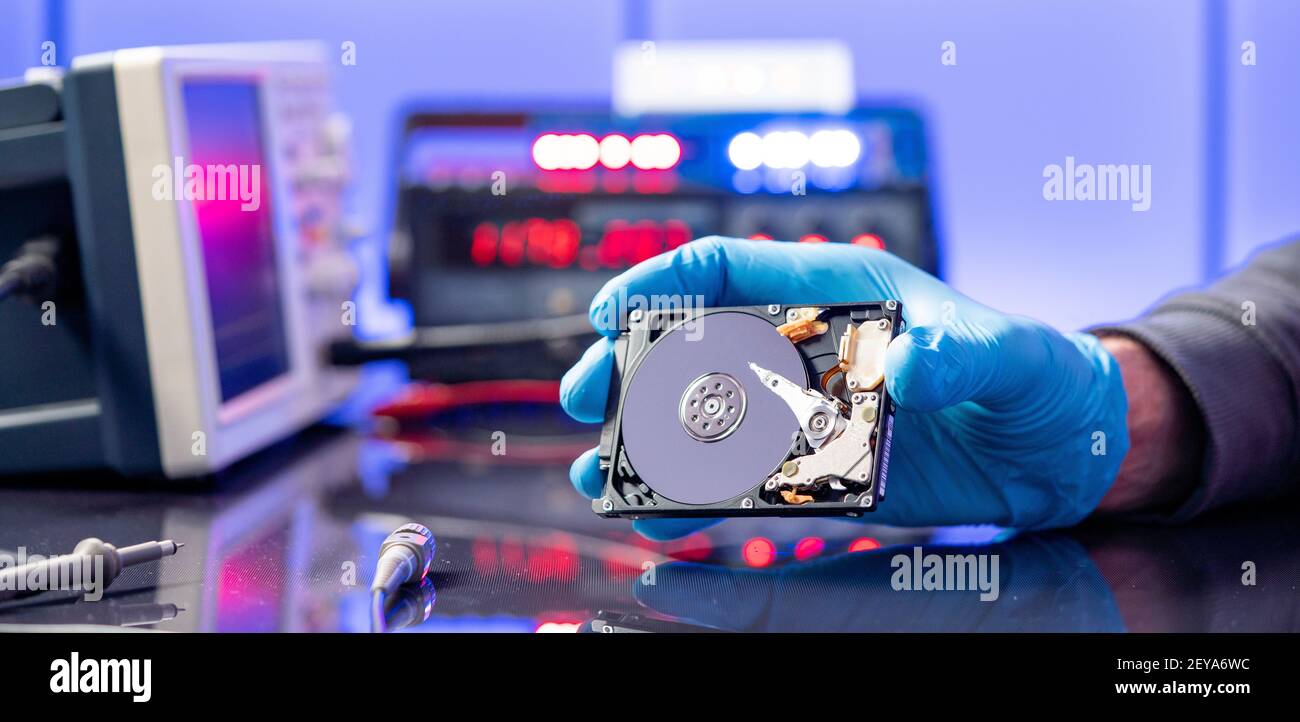 Rotto il disco rigido immagini e fotografie stock ad alta risoluzione ...