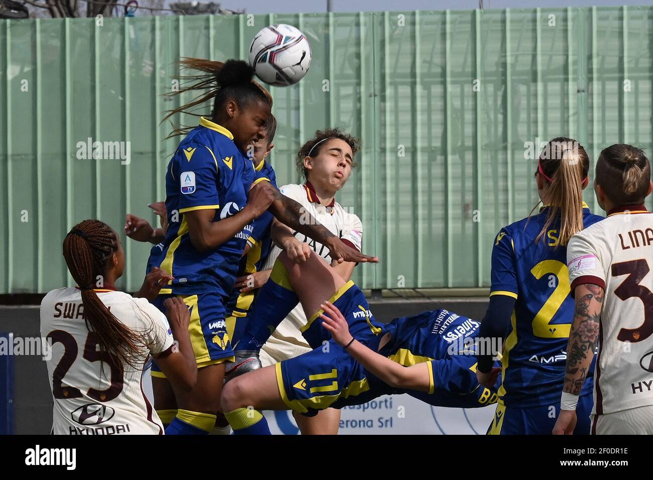 Donne hellas verona immagini e fotografie stock ad alta risoluzione - Alamy
