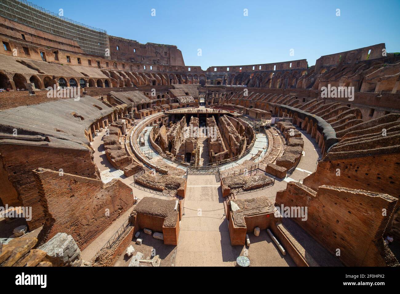 Colosseo dentro immagini e fotografie stock ad alta risoluzione - Alamy