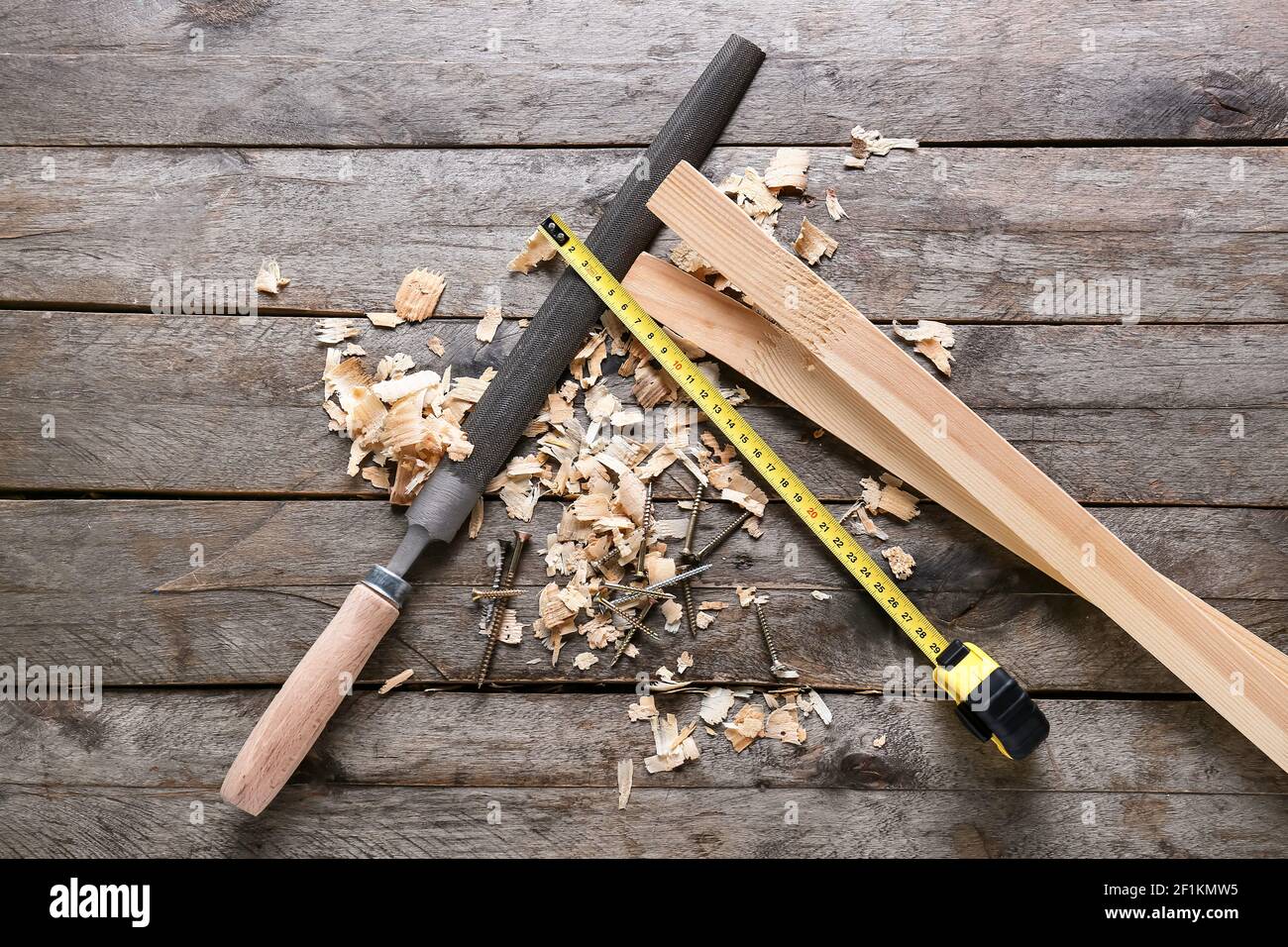 Viti per legno a nastro immagini e fotografie stock ad alta risoluzione ...