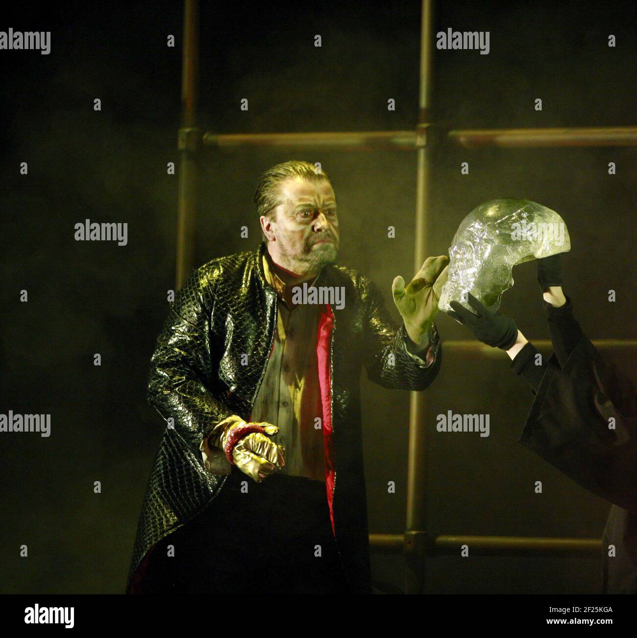 Ragazzo hoare immagini e fotografie stock ad alta risoluzione - Alamy