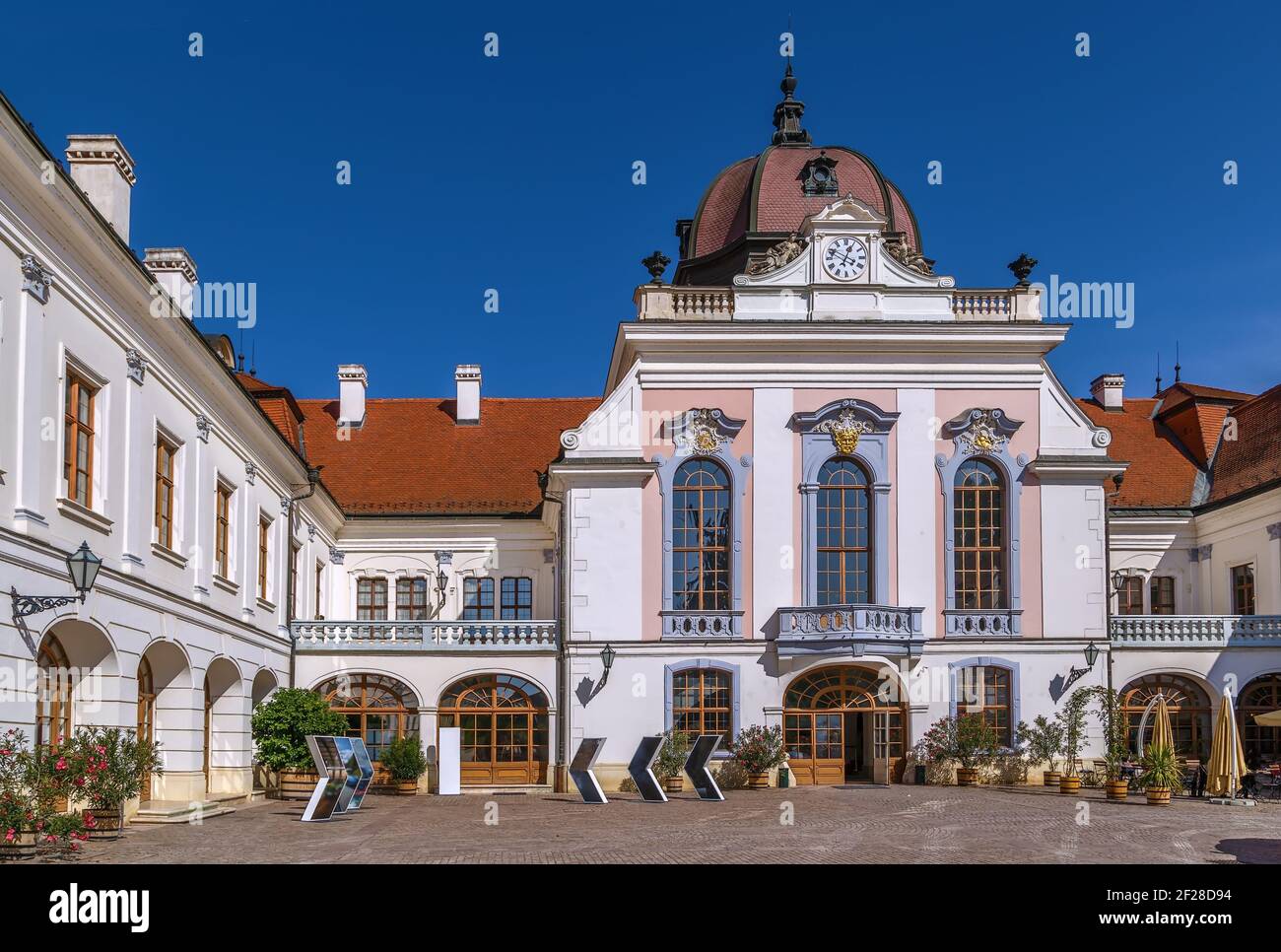 Godollo kastely immagini e fotografie stock ad alta risoluzione - Alamy