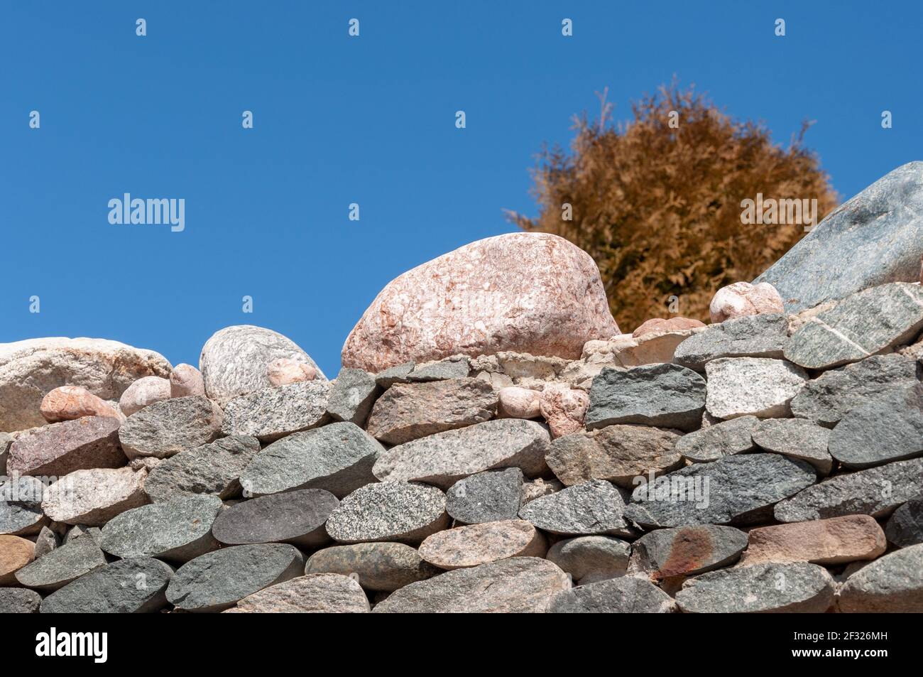 Muratura in pietra a secco immagini e fotografie stock ad alta ...