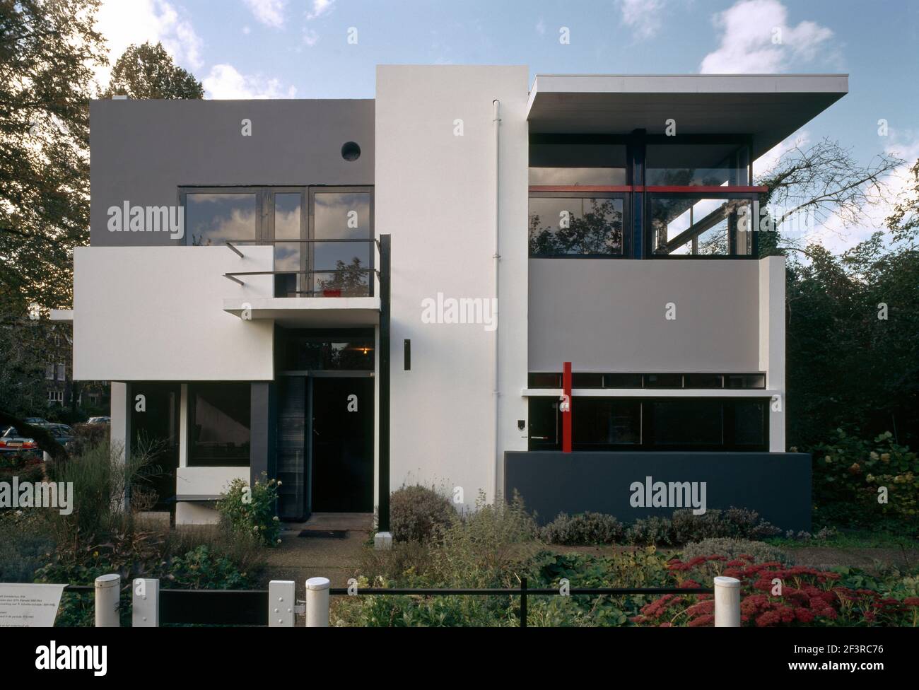 La Casa Rietveld Schroder (conosciuta anche come Casa Schroder ...