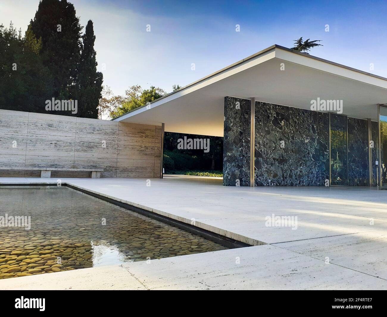 Il padiglione tedesco a barcellona immagini e fotografie stock ad alta ...