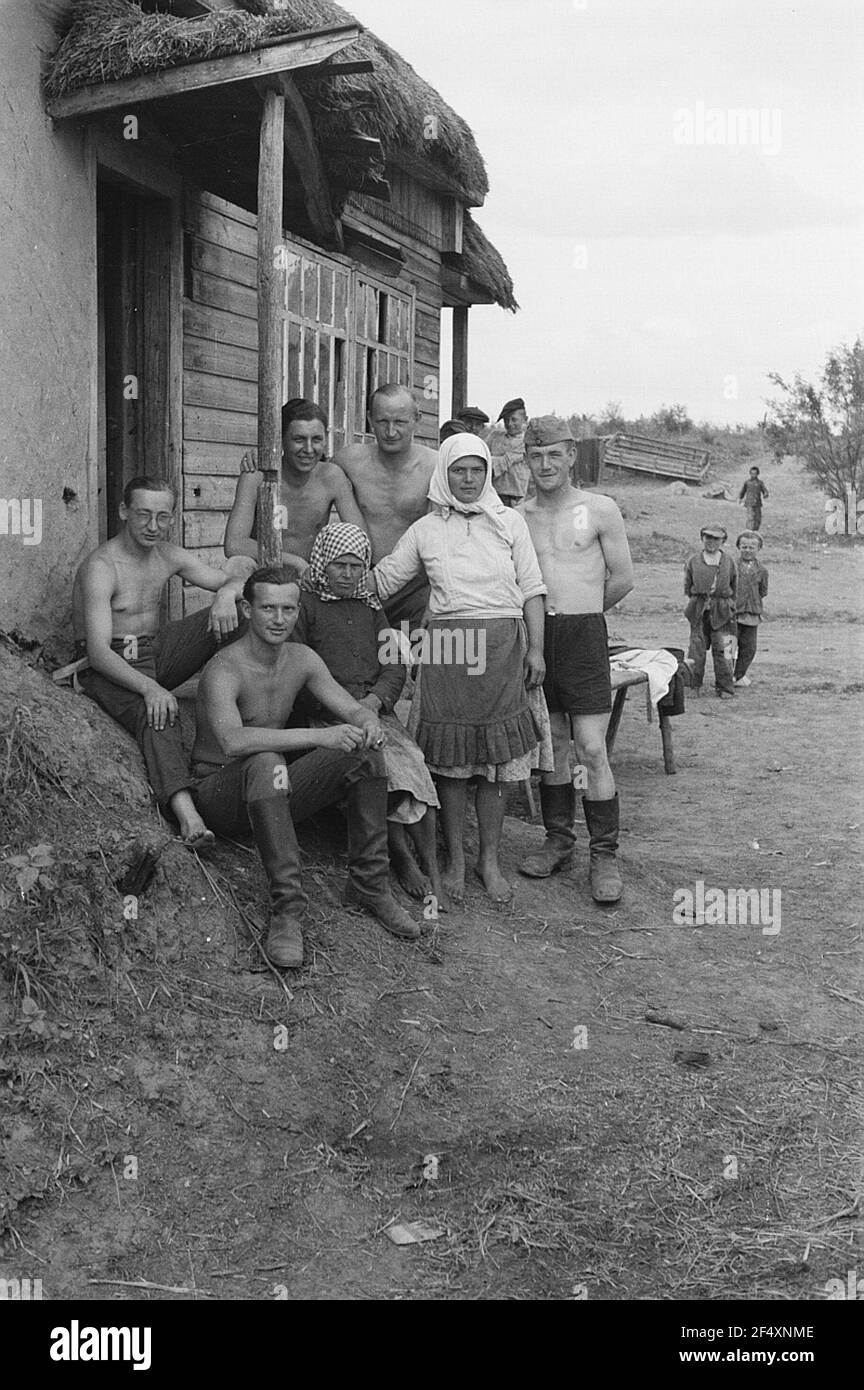 Due contadini di fronte immagini e fotografie stock ad alta risoluzione ...