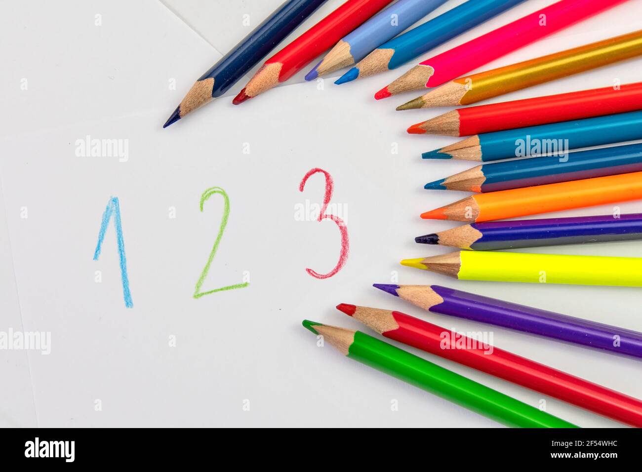 Numeri da colorare immagini e fotografie stock ad alta risoluzione - Alamy