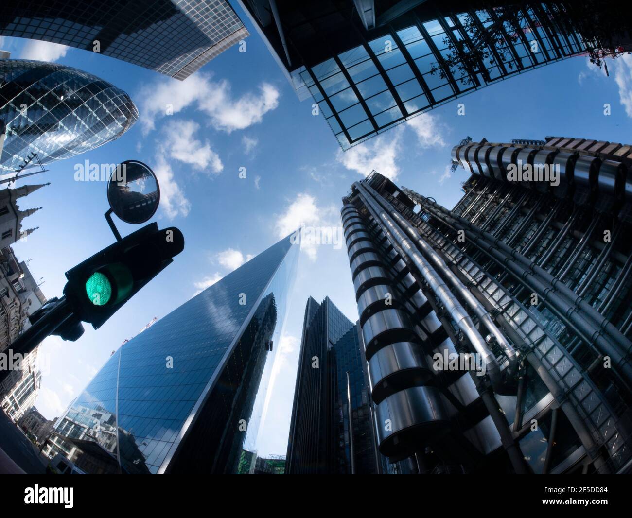 In senso orario da sinistra St Andrew Undershaft chiesa, Swiss Re ...