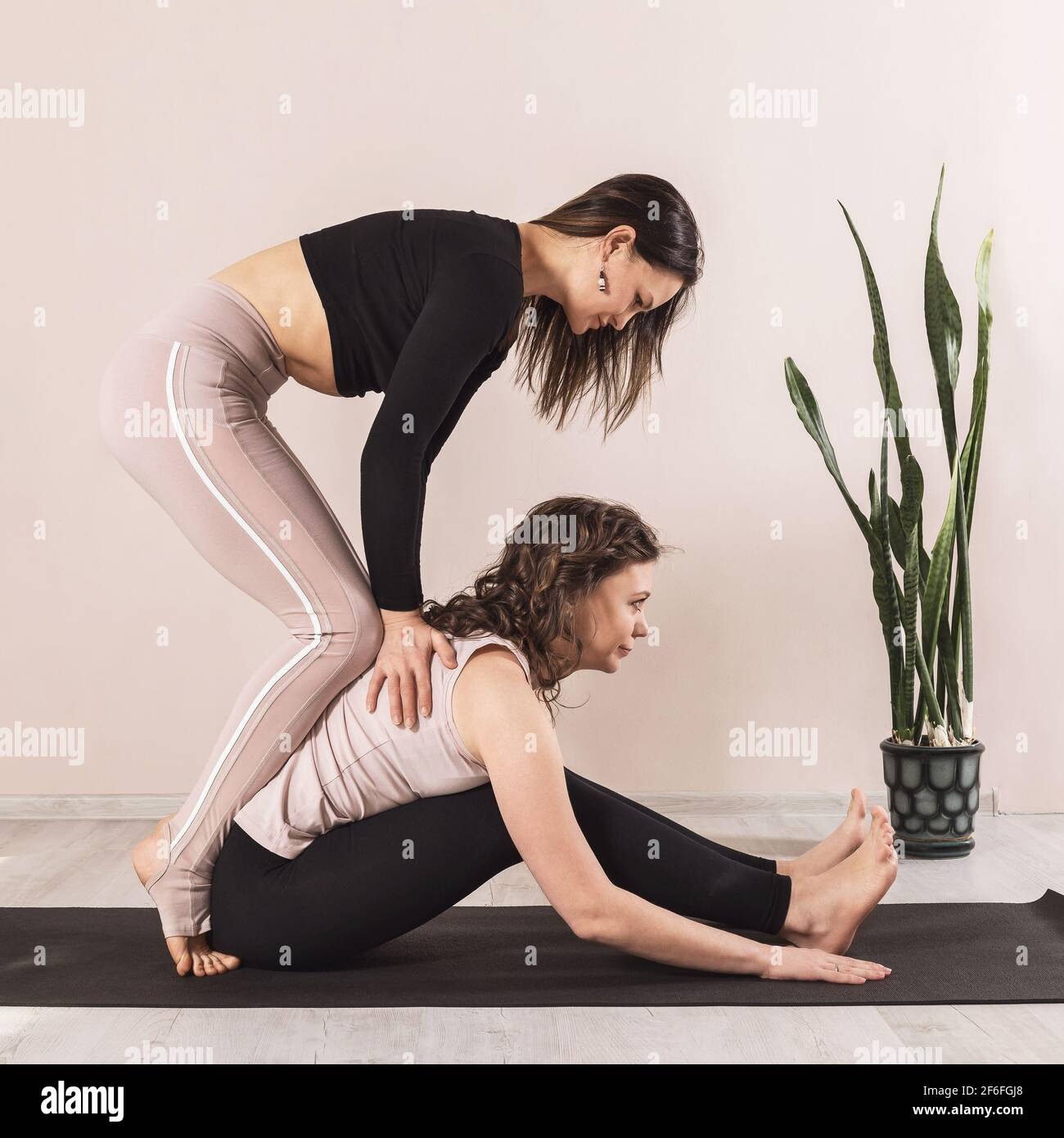 Postura femminile immagini e fotografie stock ad alta risoluzione - Alamy