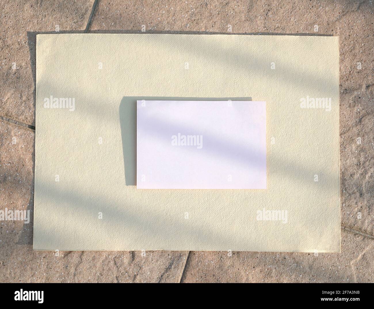 Carta beige chiaro immagini e fotografie stock ad alta risoluzione - Alamy