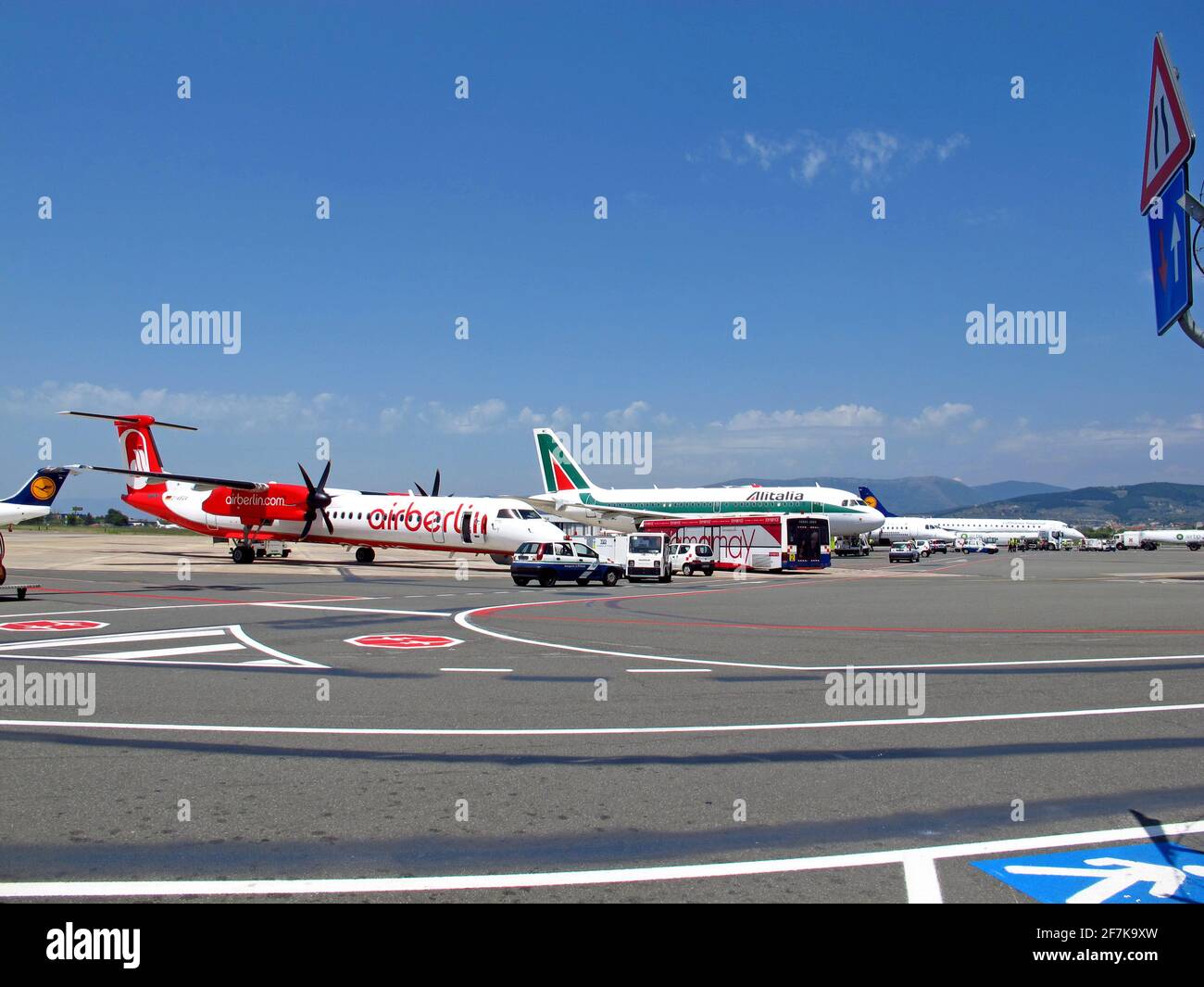 Aeroporto di firenze immagini e fotografie stock ad alta risoluzione ...