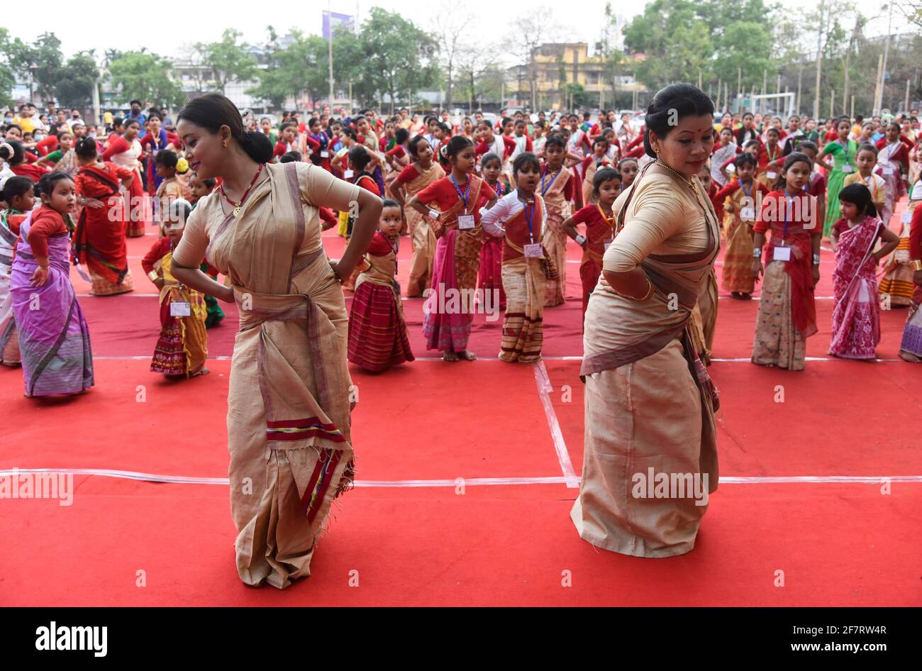 Rangoli bihu immagini e fotografie stock ad alta risoluzione - Alamy
