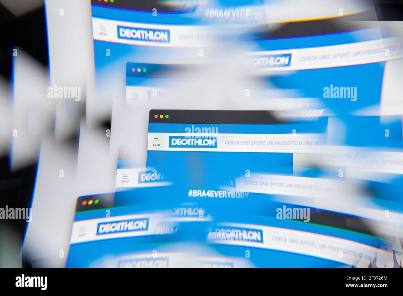 Decathlon logo immagini e fotografie stock ad alta risoluzione - Alamy