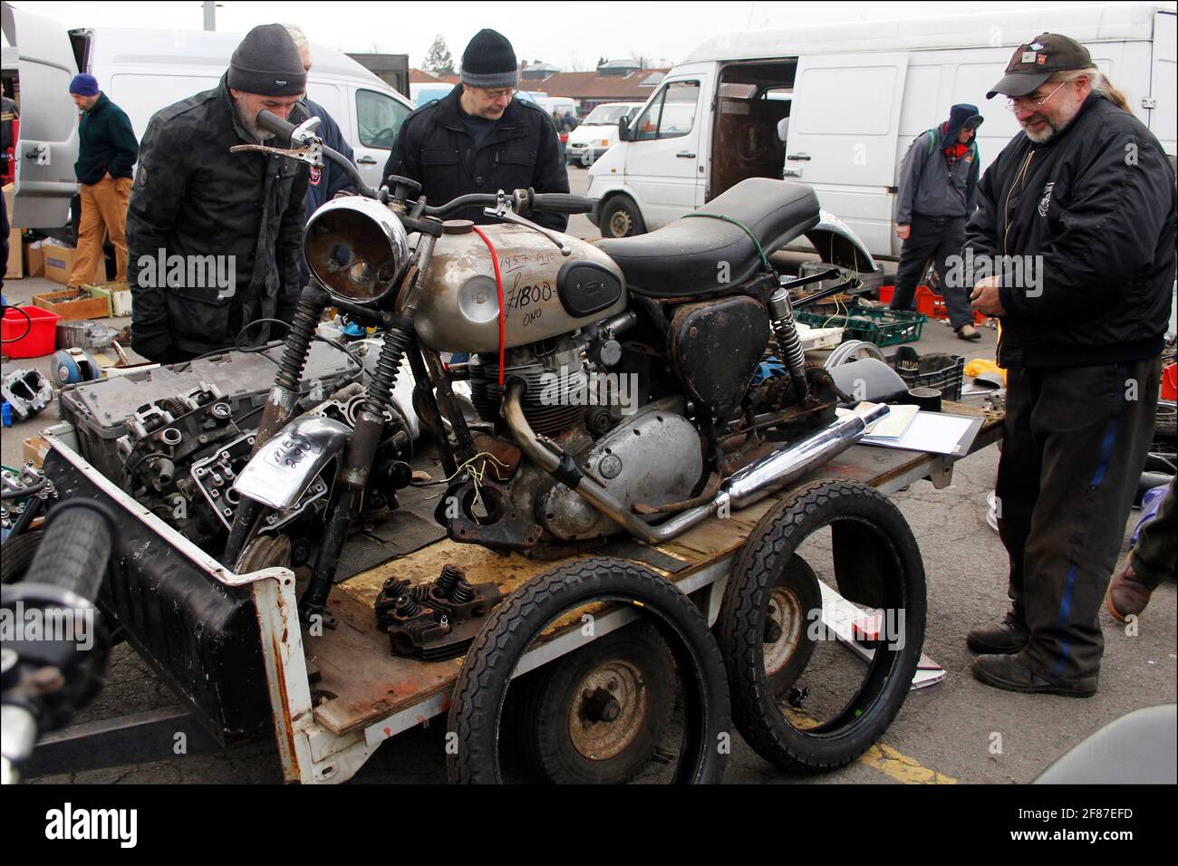 Moto su rimorchio in vendita immagini e fotografie stock ad alta ...