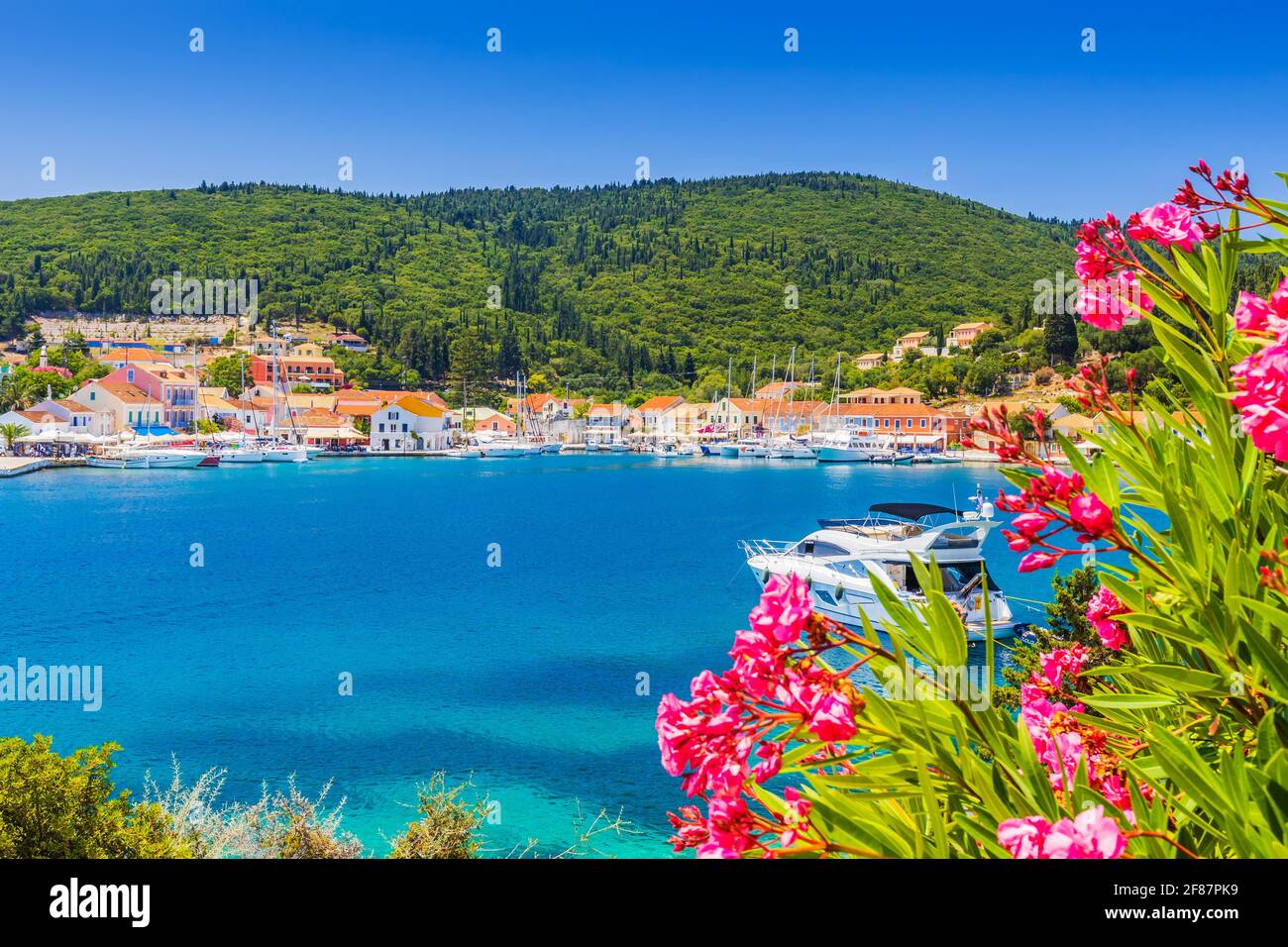 Fiskardo beach immagini e fotografie stock ad alta risoluzione - Alamy