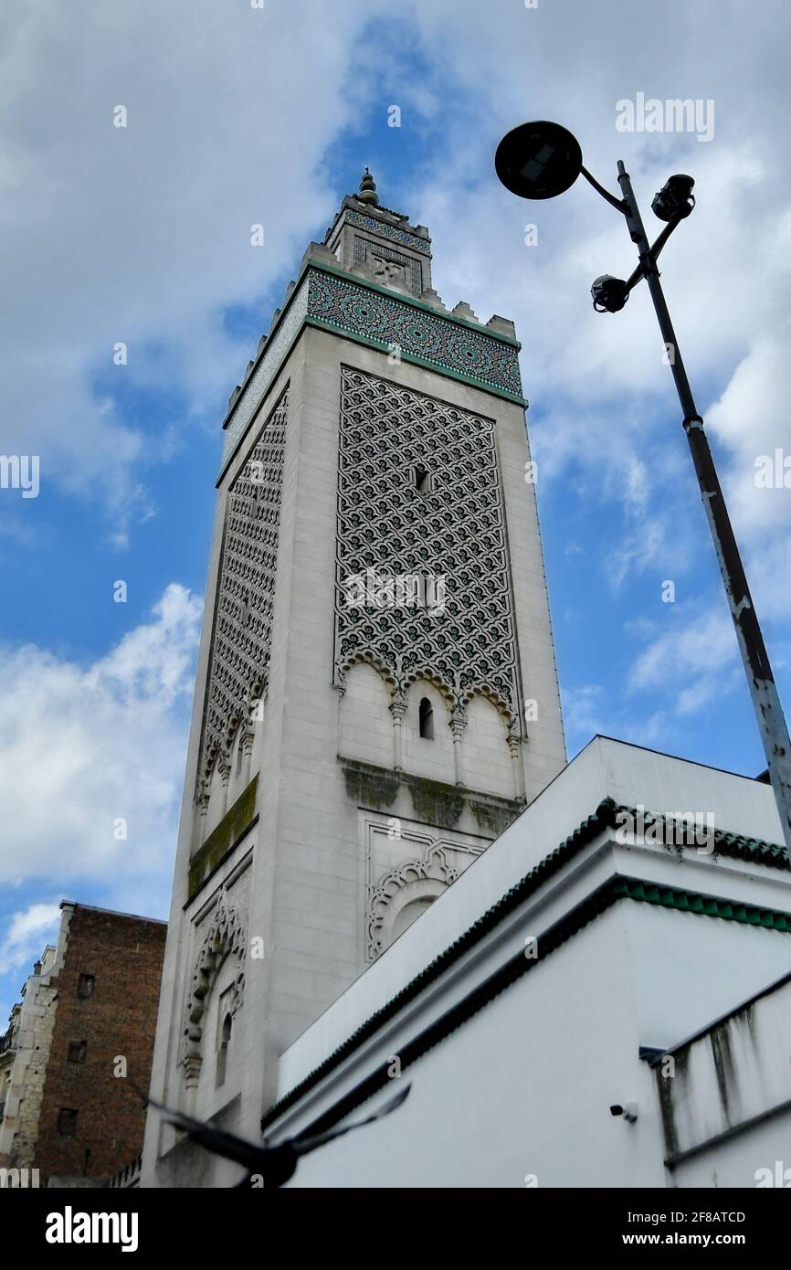 La vigilia del Ramadan 2021, la grande moschea di Parigi (la Grande ...