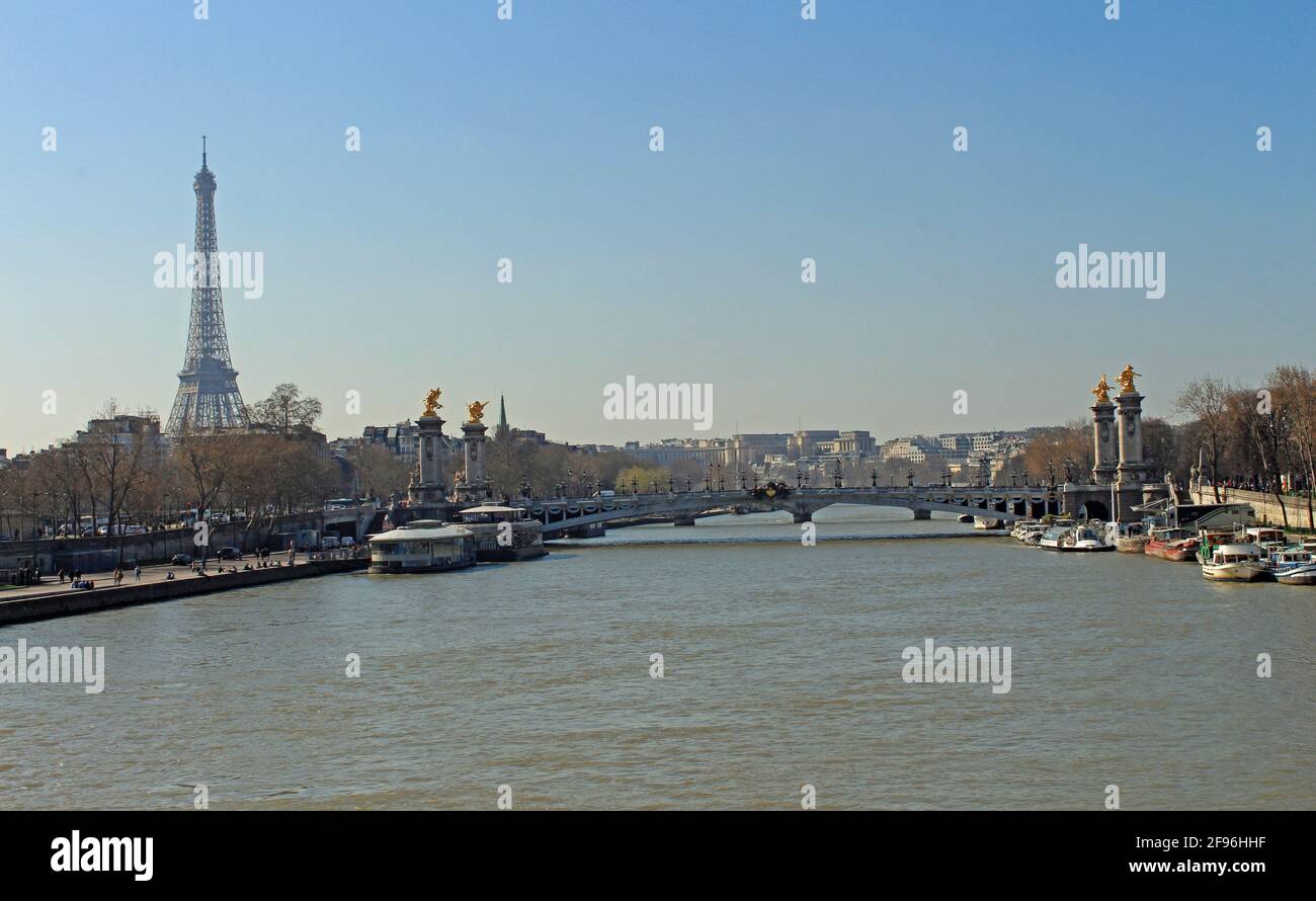 La senna e la tour eiffel immagini e fotografie stock ad alta ...