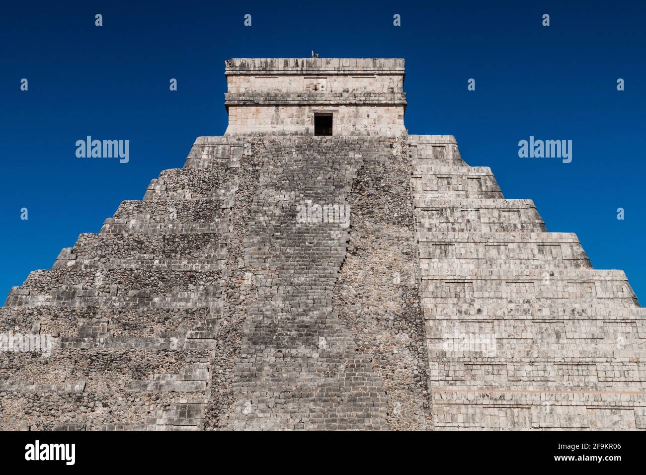 Piramide kukulkan chichen itza immagini e fotografie stock ad alta ...