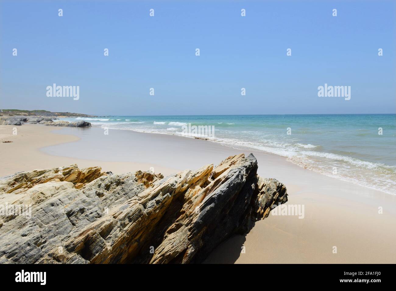 Praia de sao torpes immagini e fotografie stock ad alta risoluzione - Alamy Praia de sao torpes immagini e fotografie stock ad alta risoluzione - Alamy