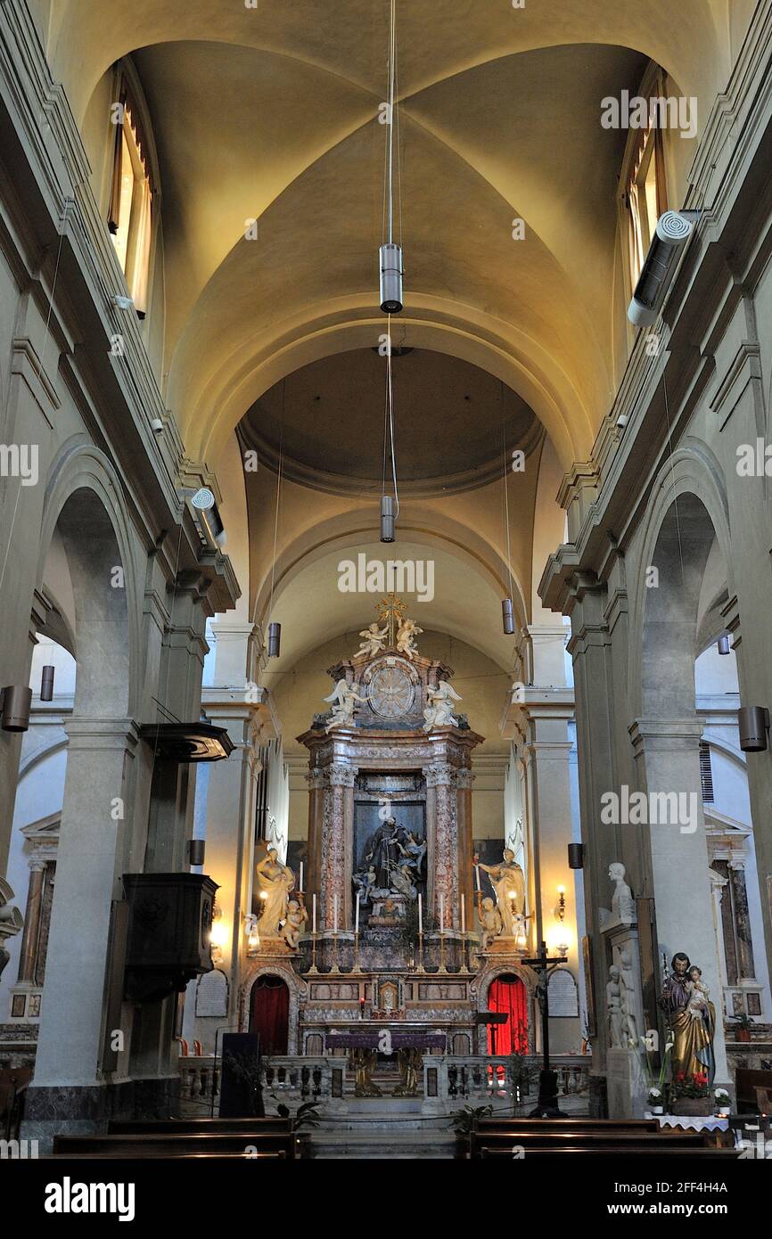 Navata di una chiesa immagini e fotografie stock ad alta risoluzione ...