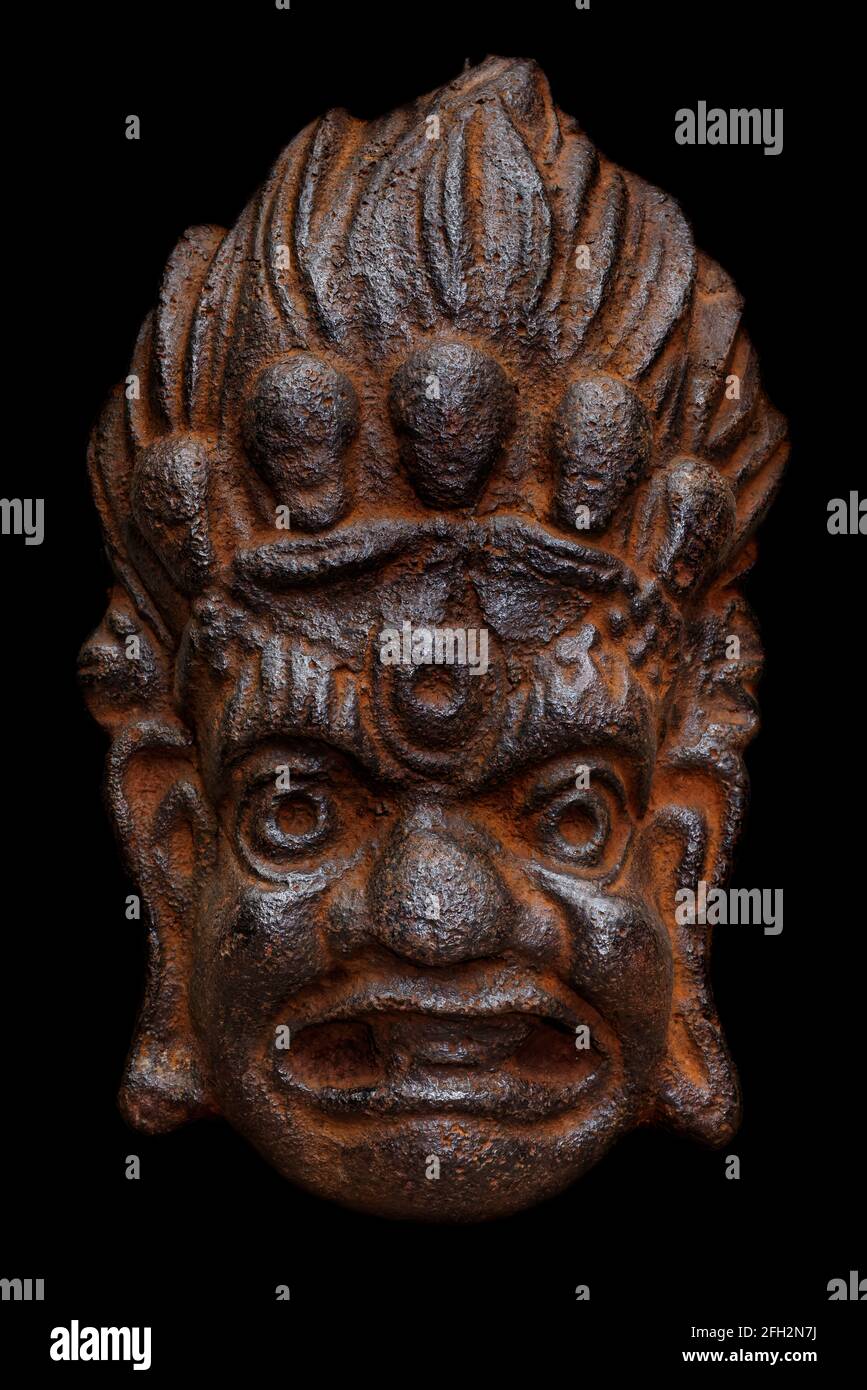 Maschera sulla scultura immagini e fotografie stock ad alta risoluzione ...