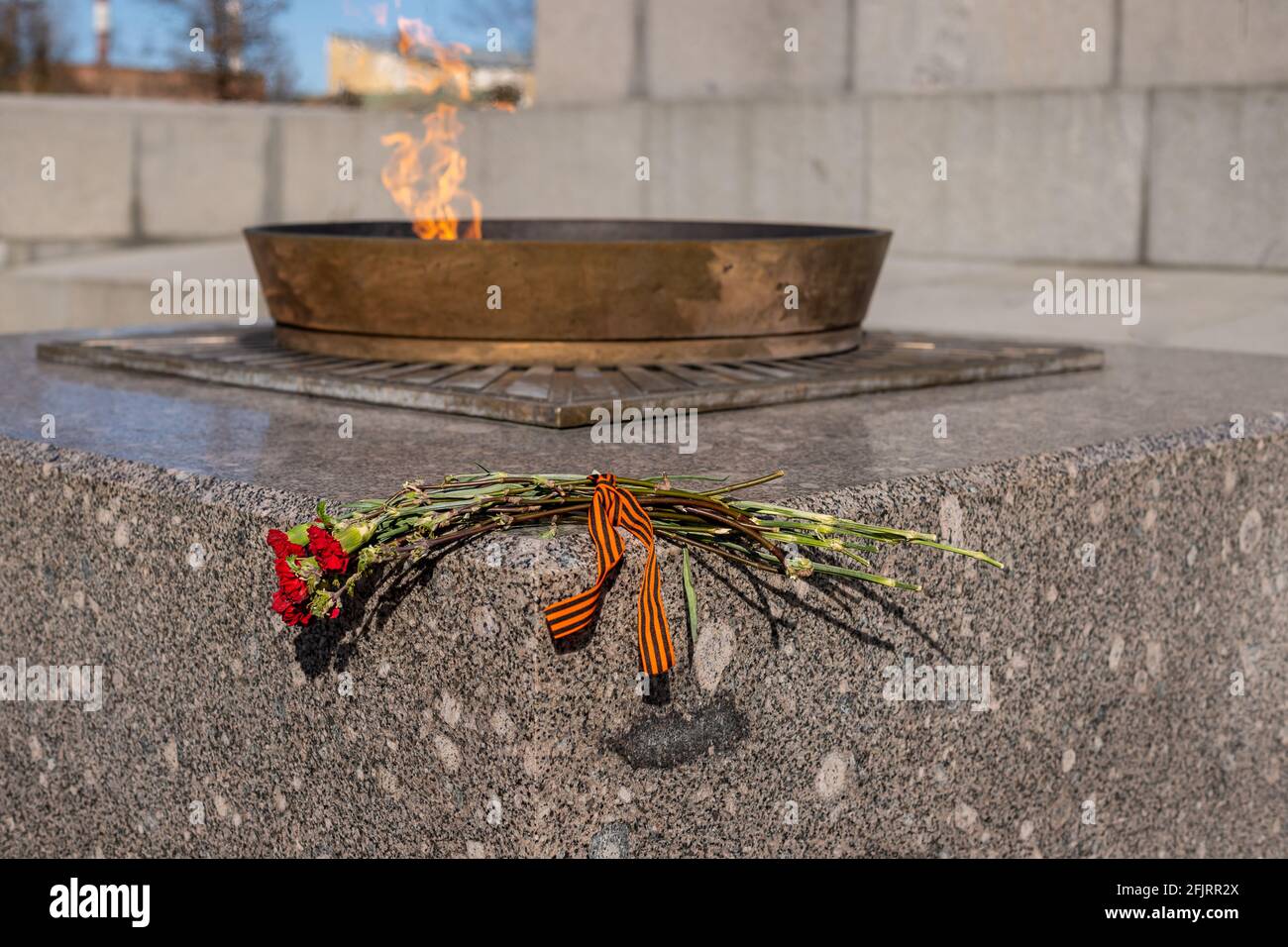 Tomba sovietica simbolica immagini e fotografie stock ad alta ...