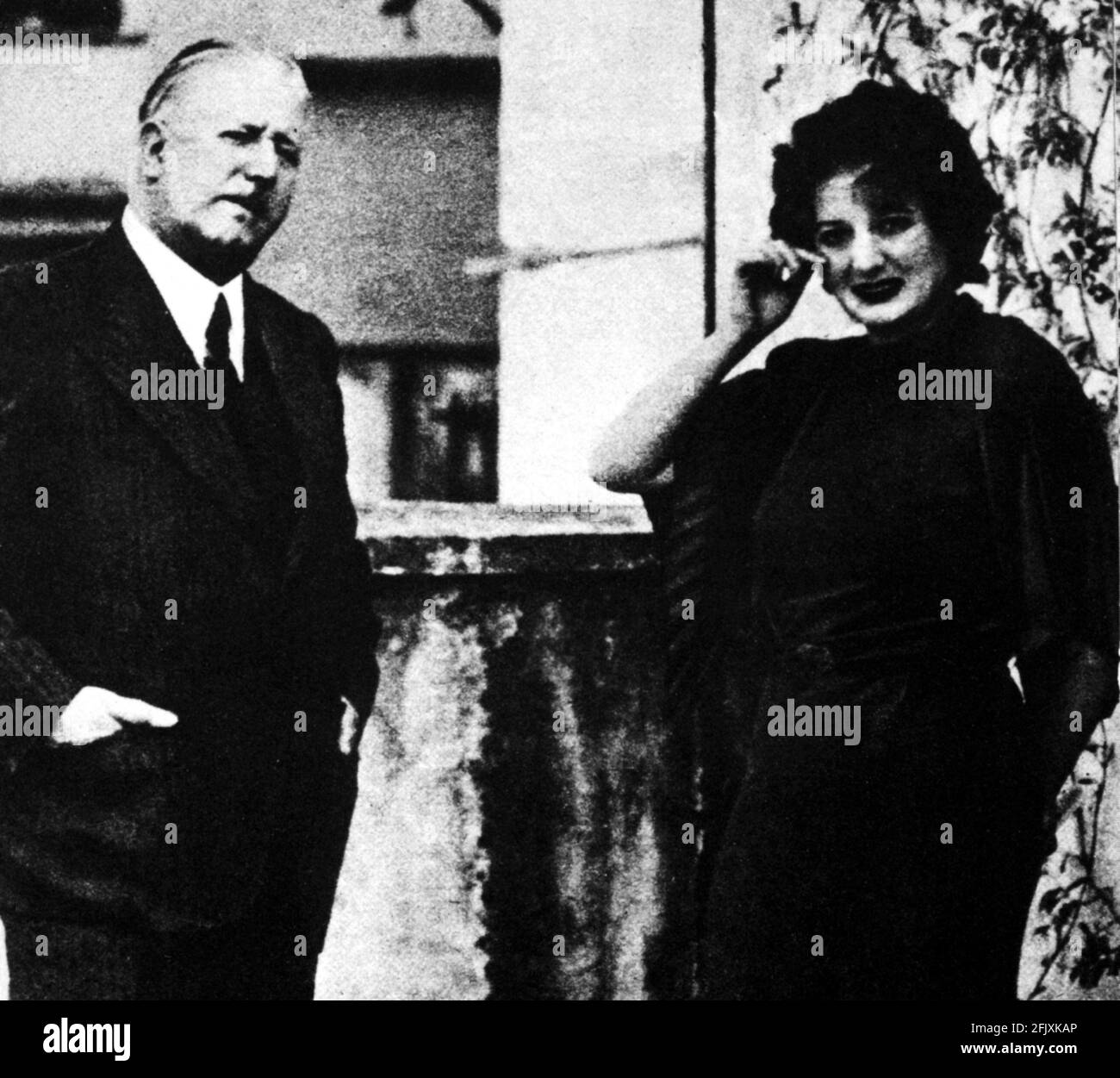 Mussolini e petacci Foto e Immagini Stock in Bianco e Nero - Alamy