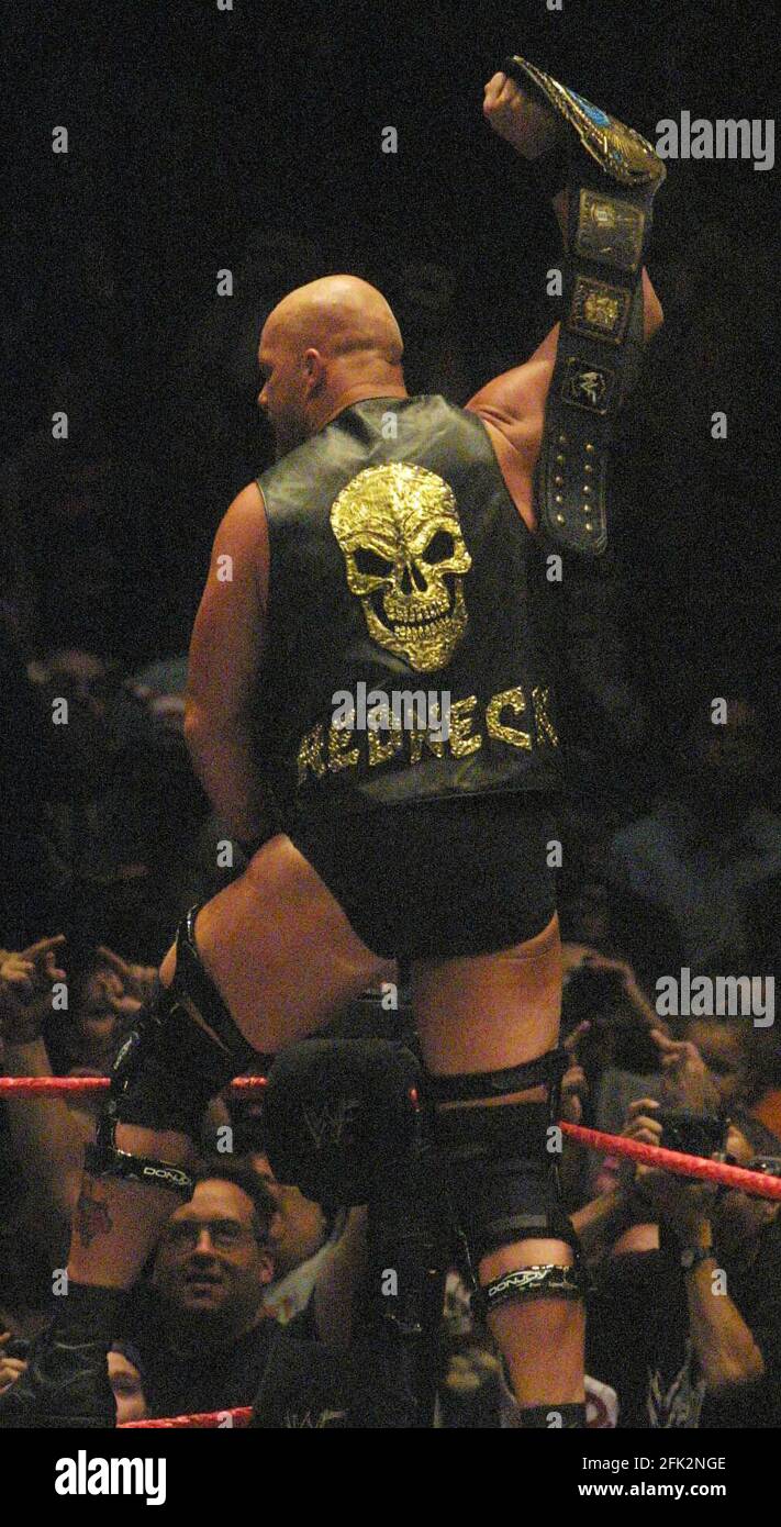 Stone cold steve austin immagini e fotografie stock ad alta risoluzione ...